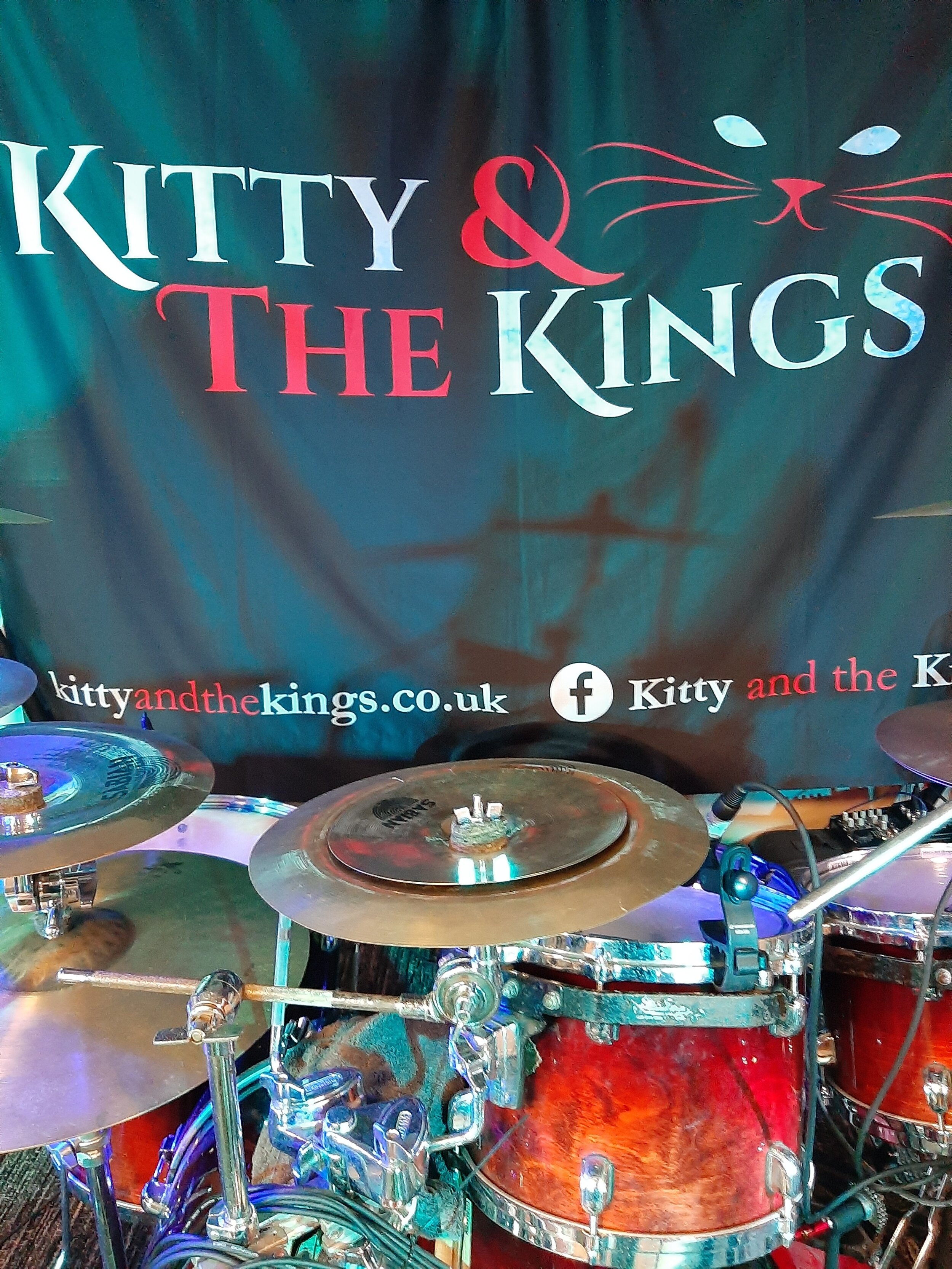 Kitty and the kings