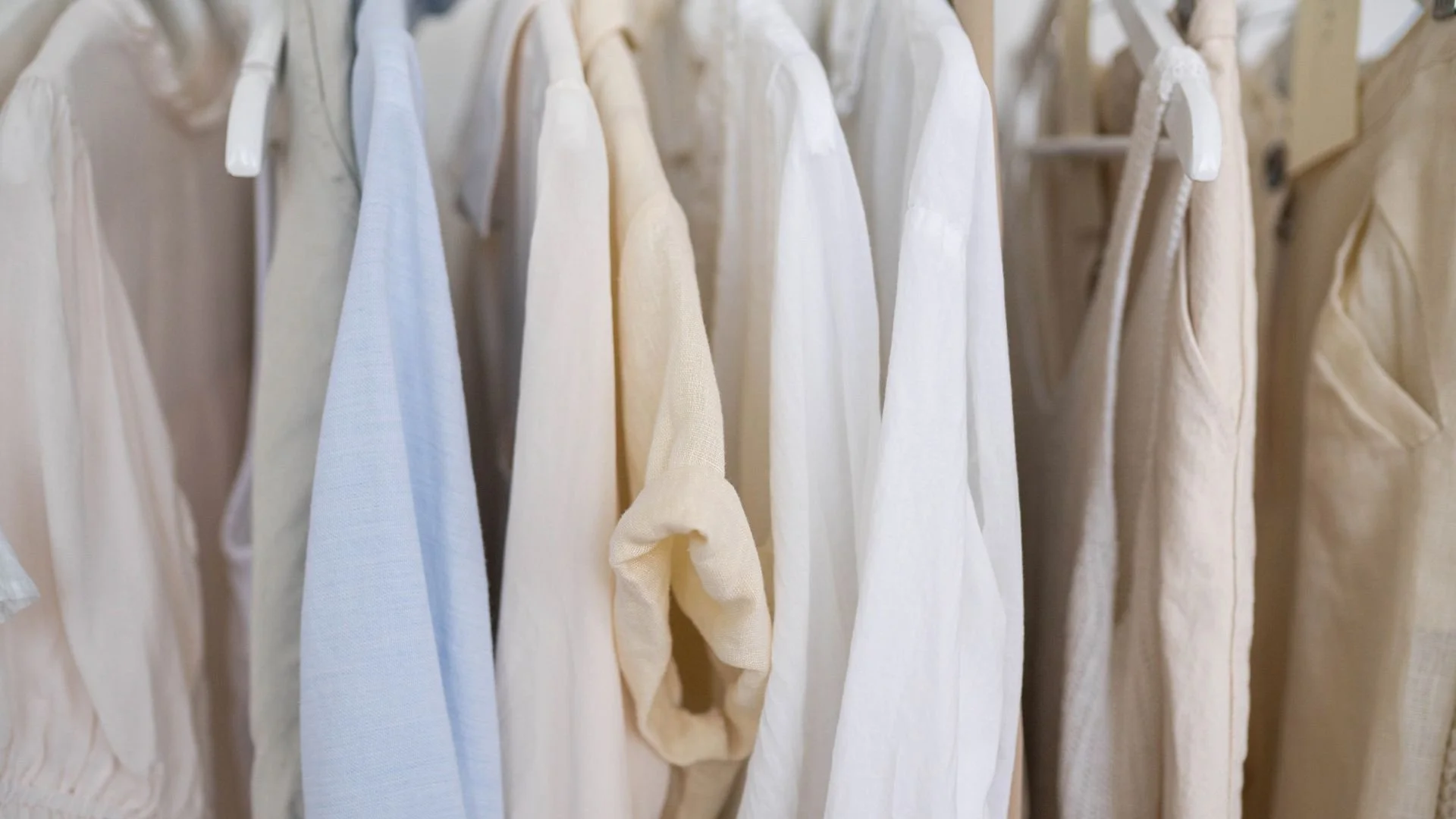 How to Simplify Your Wardrobe — Shopping on Champagne