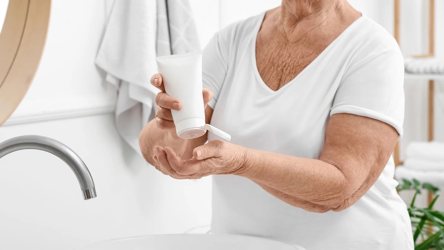 Best Body Lotion for Aging Skin Over 50 — Shopping on Champagne