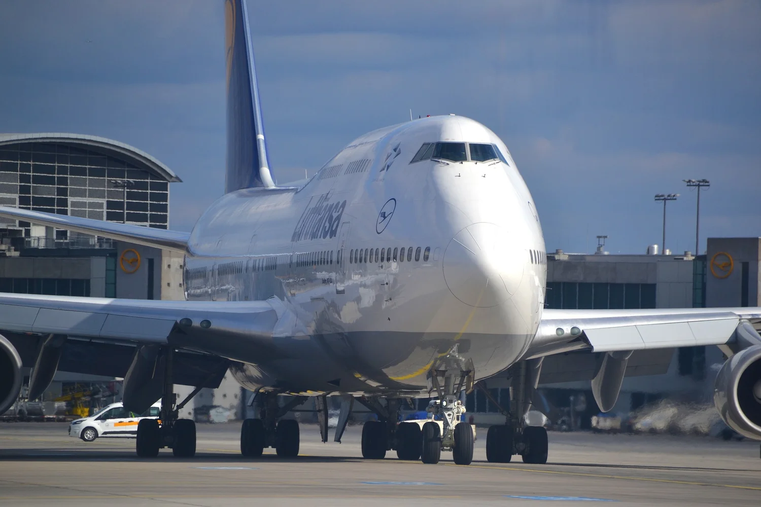 A review of the Development of Boeing 747 (Jumbo Jet) — Inceptone