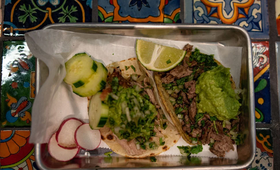 TAQUERIA EL BARRIO
