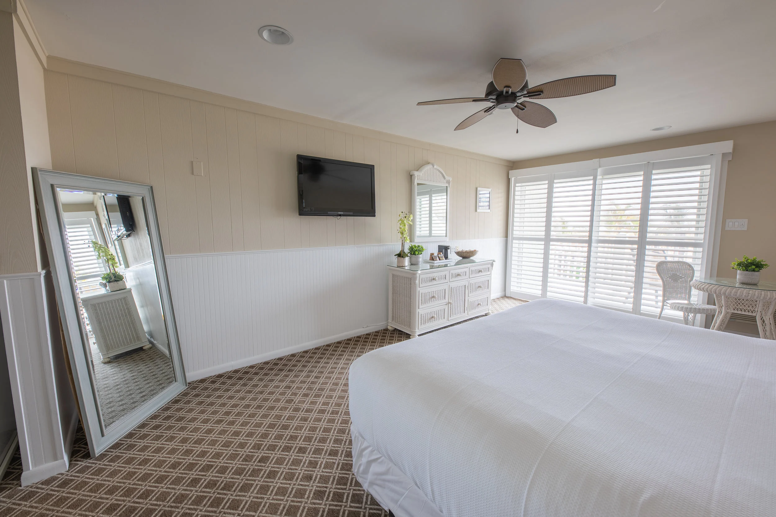 Interior & Exterior Photos — The Sea Shell Resort & Beach Club - Long ...