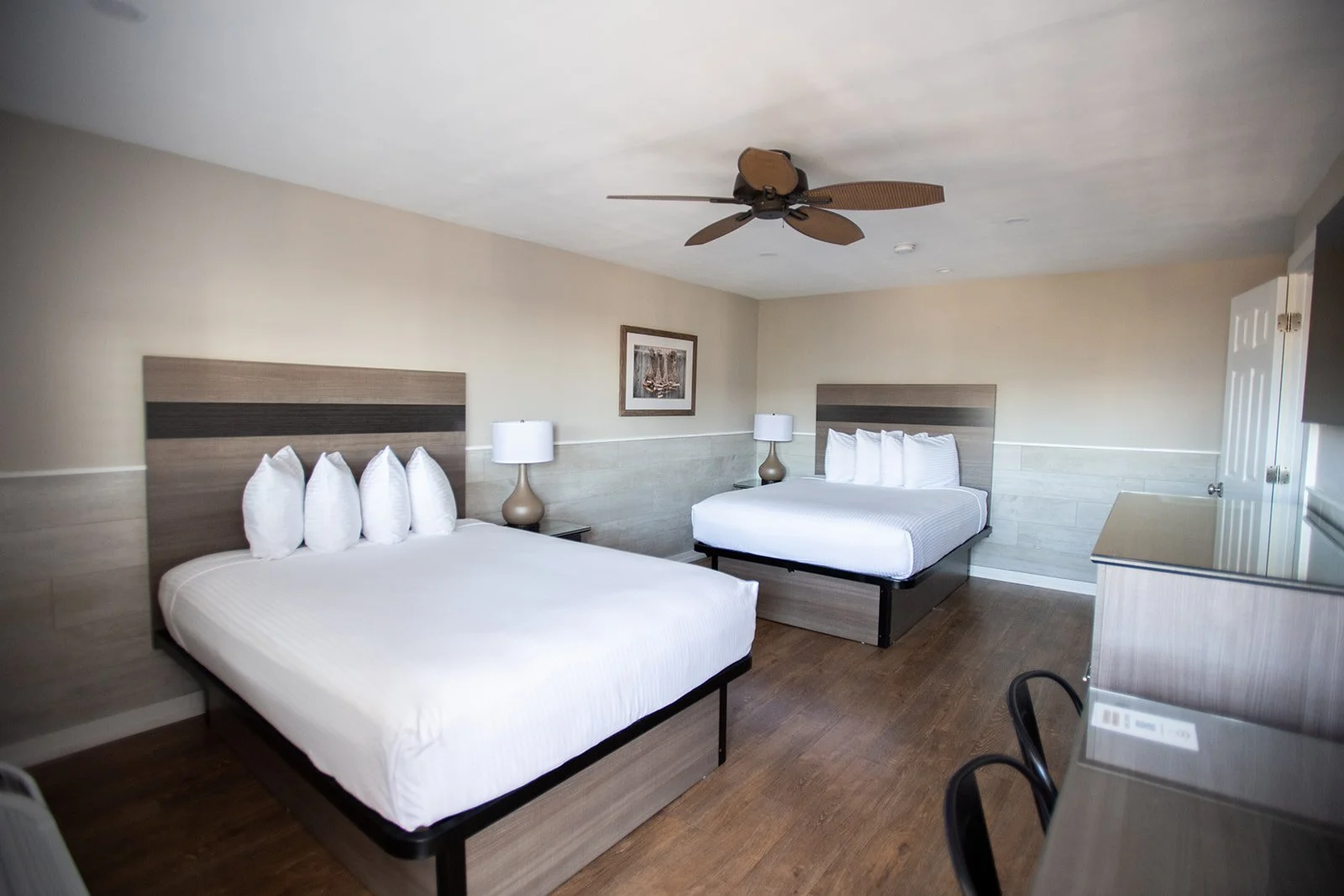 LBI Hotel Room Photos — The Sea Shell Resort & Beach Club - Long Beach ...