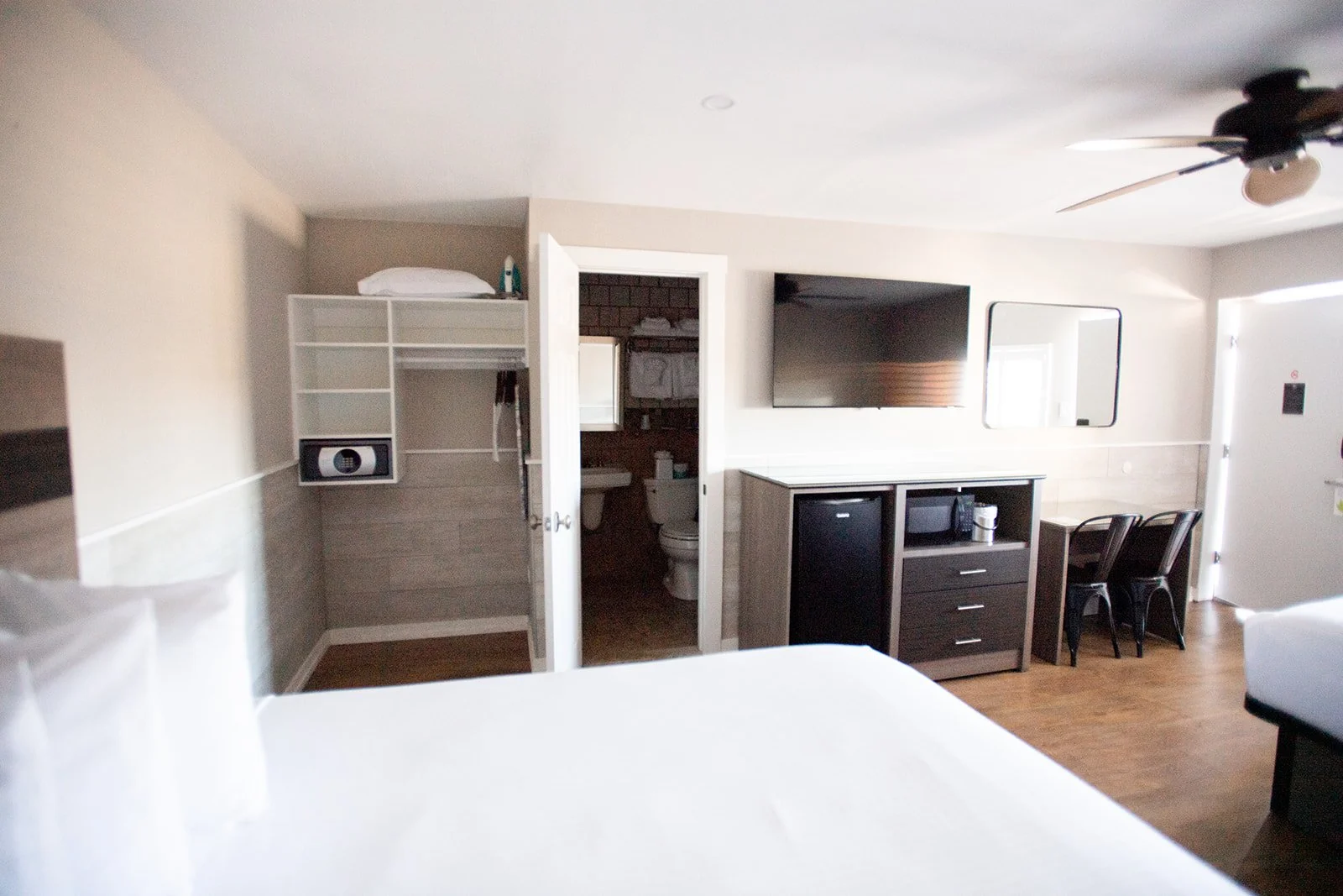 LBI Hotel Room Photos — The Sea Shell Resort & Beach Club - Long Beach ...