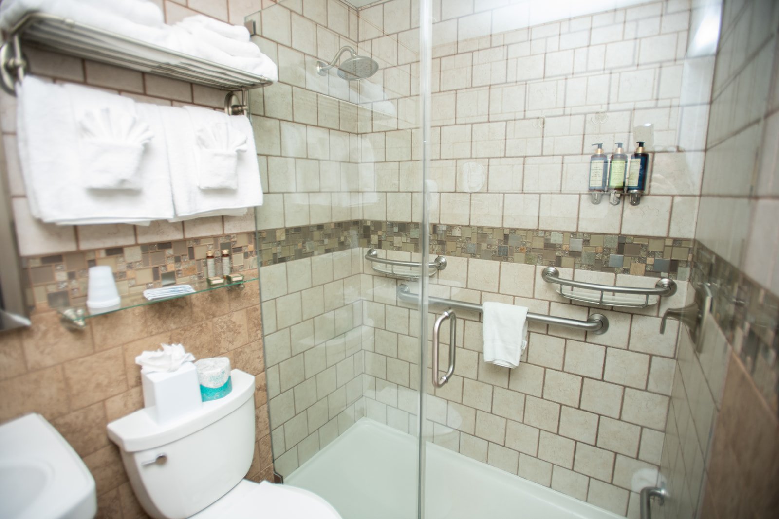 LBI Hotel Room Photos — The Sea Shell Resort & Beach Club - Long Beach ...