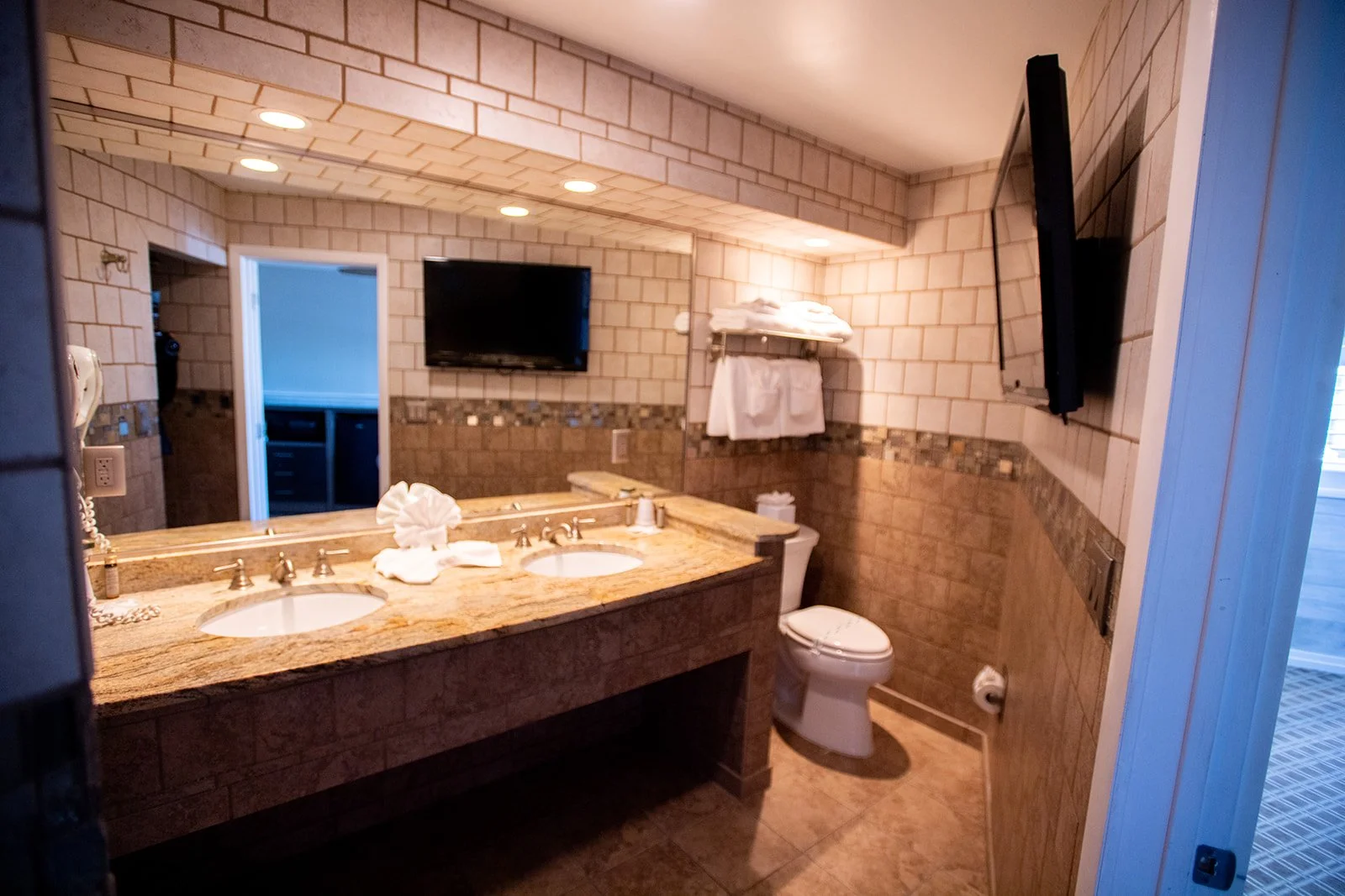 LBI Hotel Room Photos — The Sea Shell Resort & Beach Club - Long Beach ...