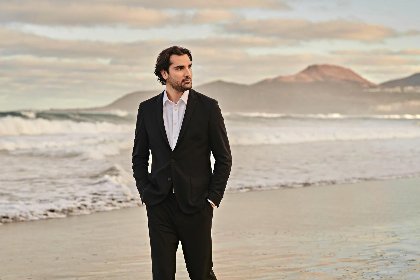 Jonathan Tetelman, tenor