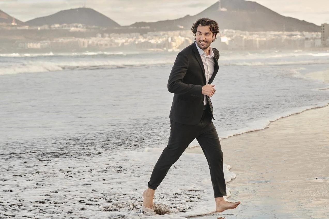 Jonathan Tetelman, tenor