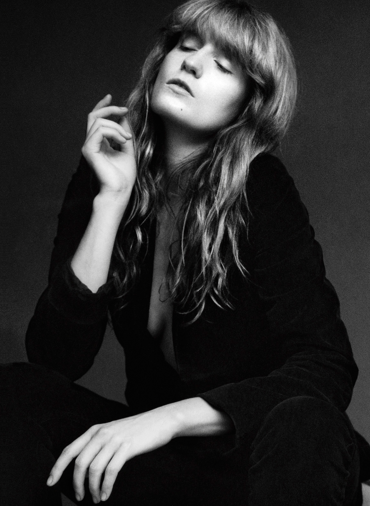 How Big, How Blue, How Beautiful Photoshoot / The Florence + the ...