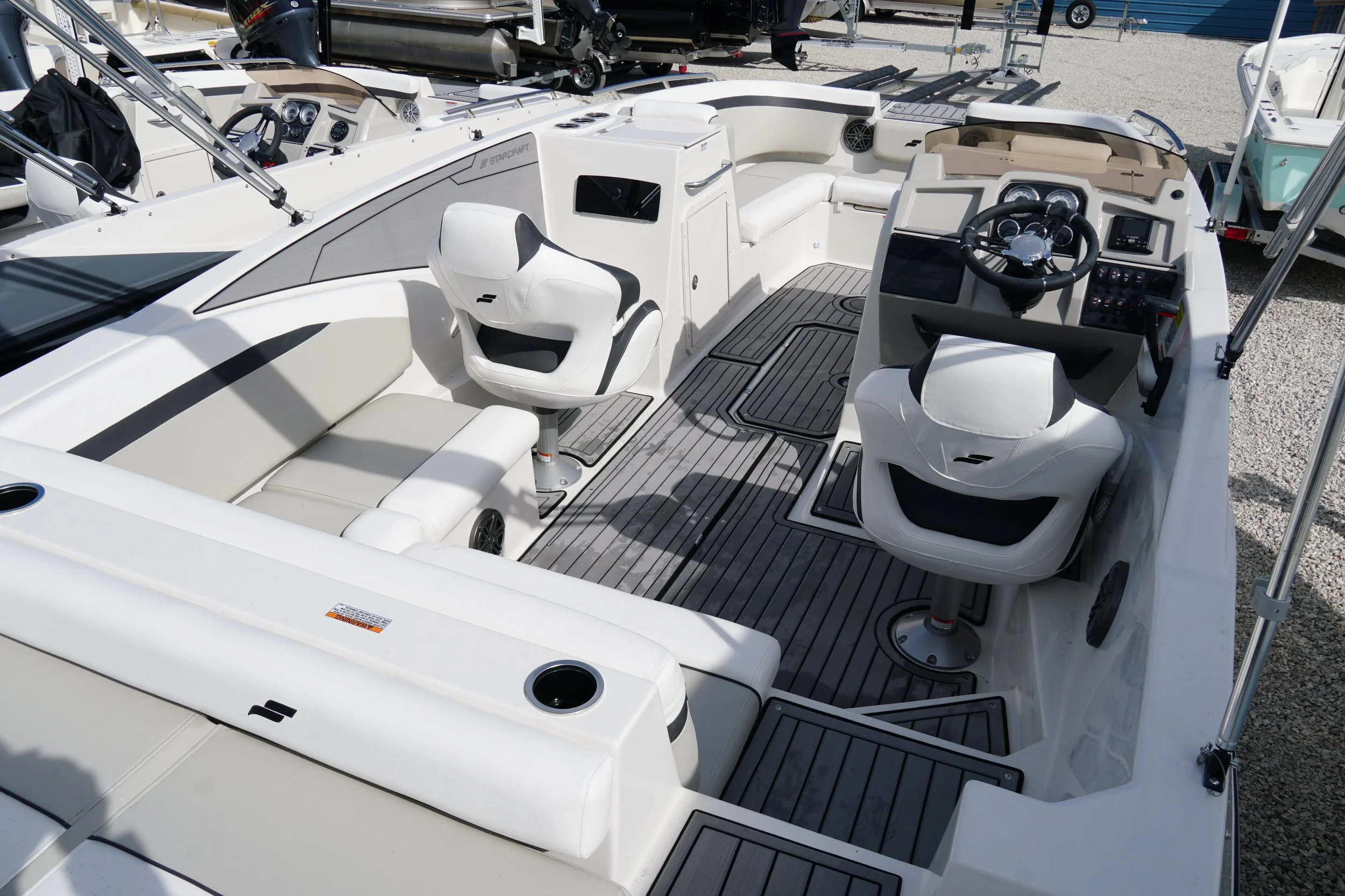 Starcraft Deckboats — Outcast Watersports