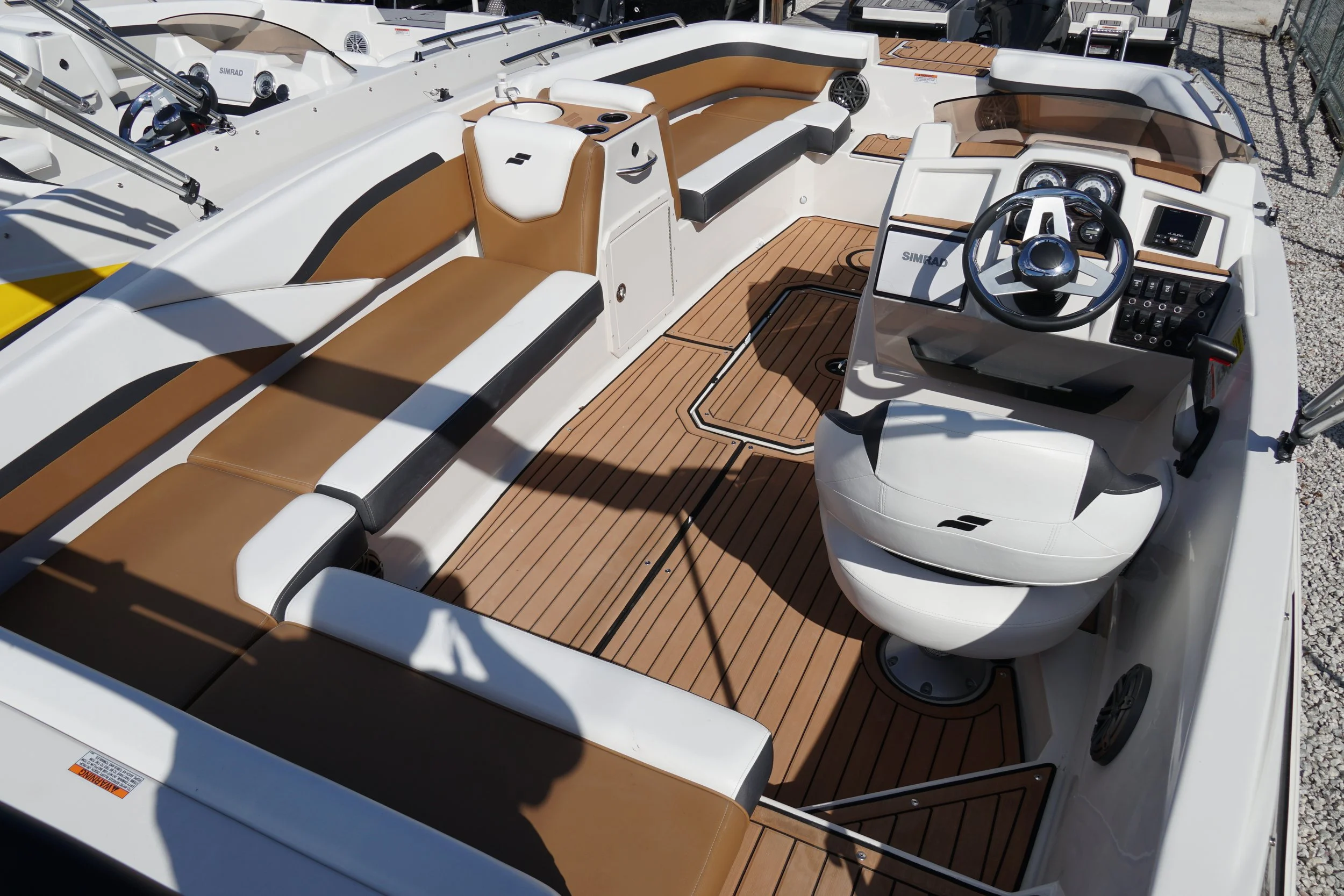 Starcraft Deckboats — Outcast Watersports