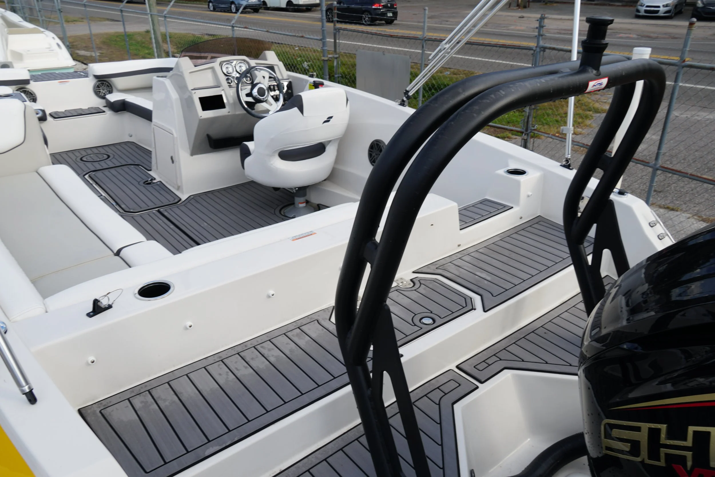 Starcraft Deckboats — Outcast Watersports