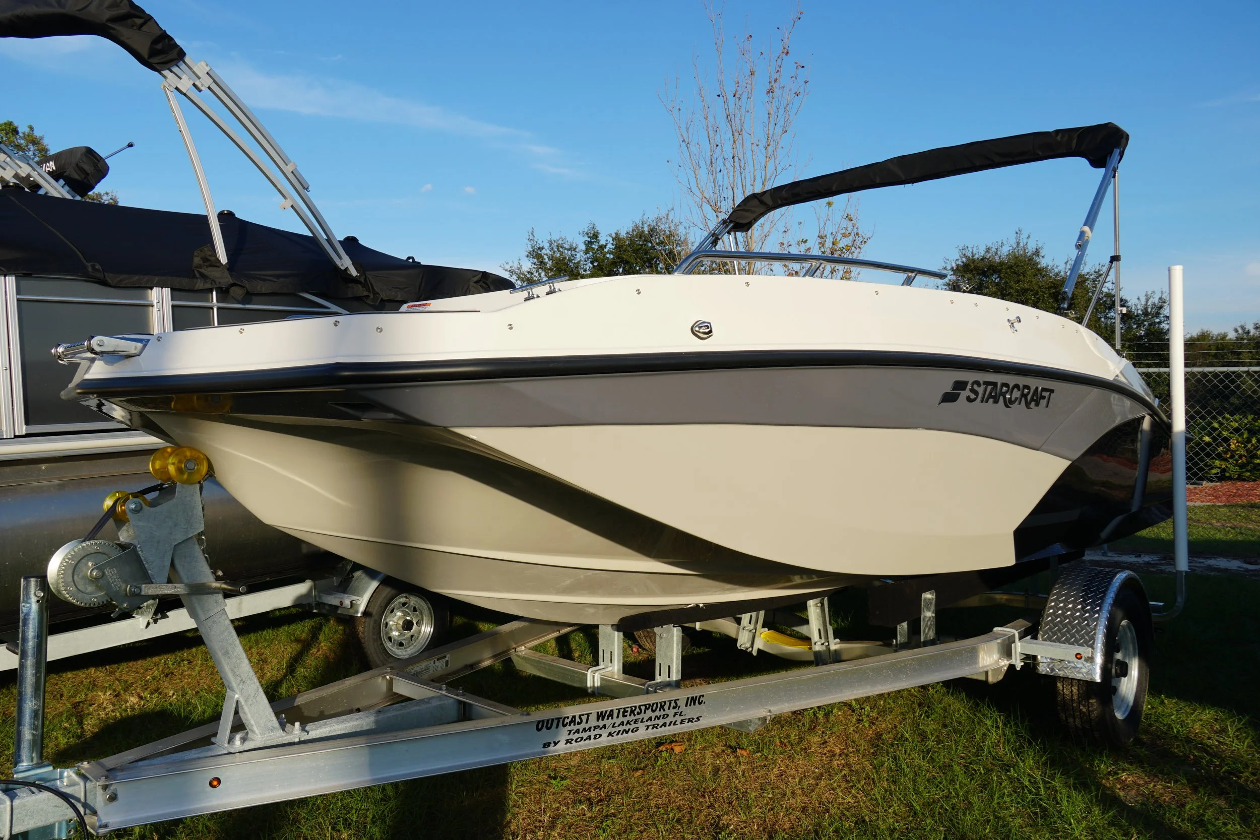 Starcraft Deckboats — Outcast Watersports