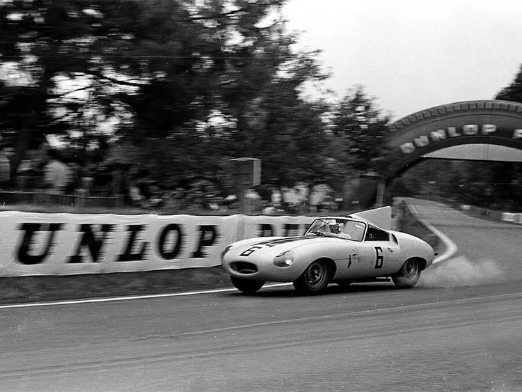 Jaguar E2A Guide — Supercar Nostalgia