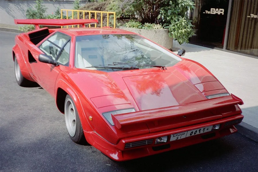 Retrospective: Best of Lamborghini Hunting in London 1980s Style ...