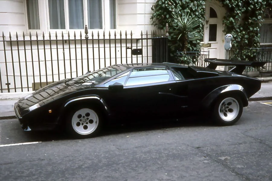 Retrospective: Best of Lamborghini Hunting in London 1980s Style ...