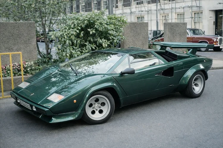 Lamborghini Countach LP400 S chassis 1121438 — Supercar Nostalgia