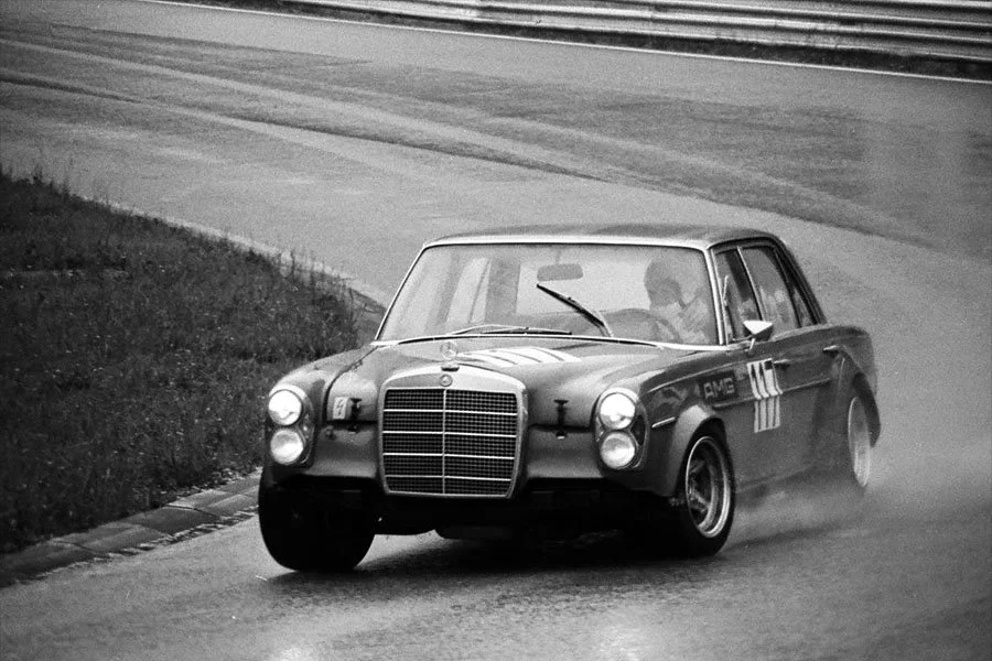 Mercedes-Benz W109 300 SEL AMG 6.8 Gr.2 'Red Pig' Guide — Supercar ...