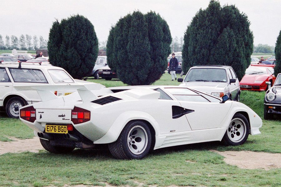 Lamborghini Countach Quattrovalvole chassis JLA1229 — Supercar Nostalgia