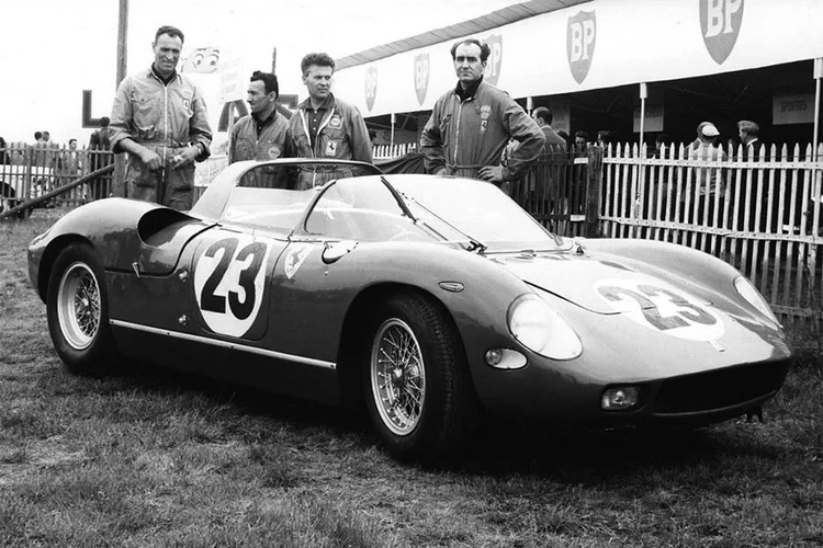 Ferrari 250 P / 275 P / 330 P chassis 0812 — Supercar Nostalgia