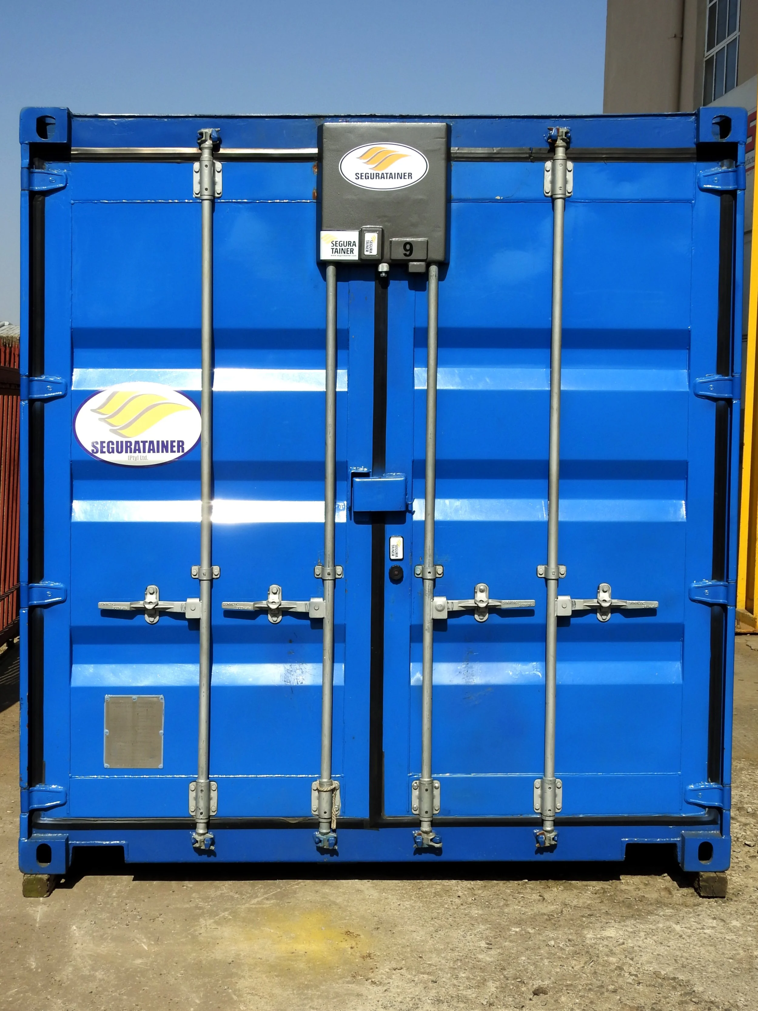 Seguratainer Claw Locks prevent loss of 465.000 USD during cargo heist ...