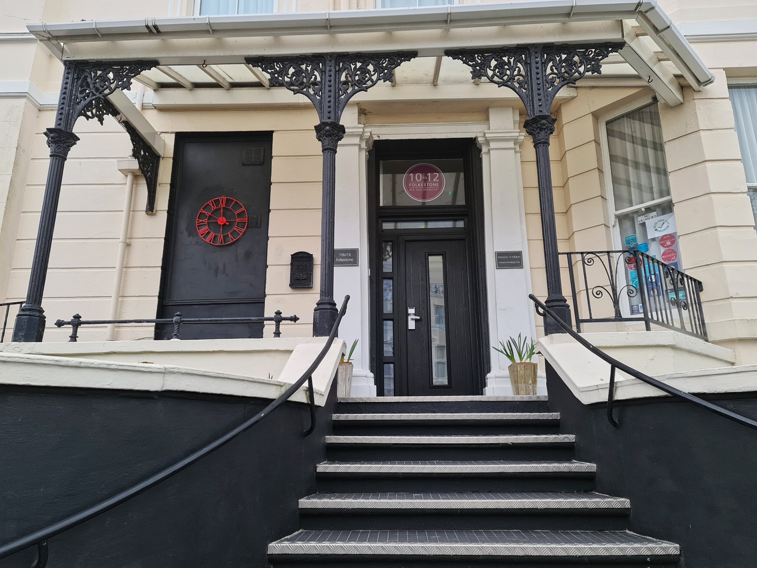 10to12 Folkestone Bed and Breakfast