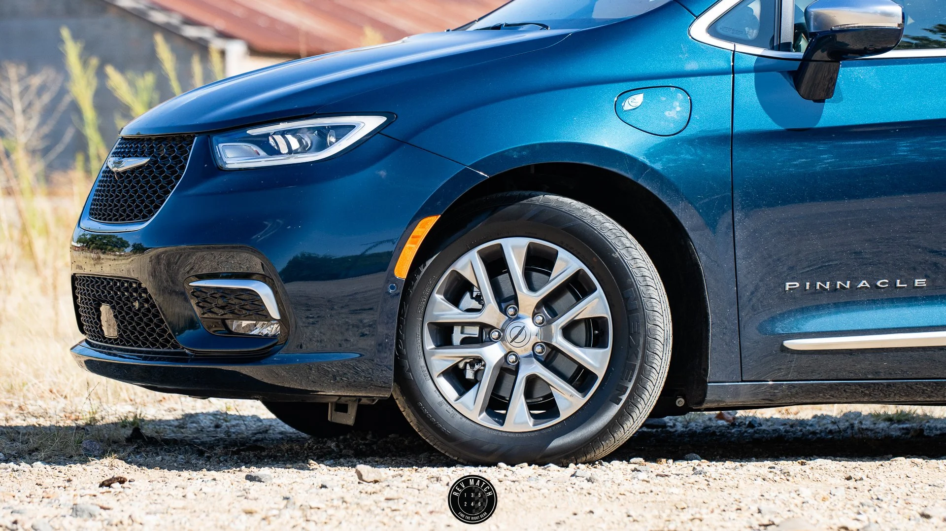 2022 Chrysler Pacifica Hybrid Review: The Efficient People Hauler — Rev ...