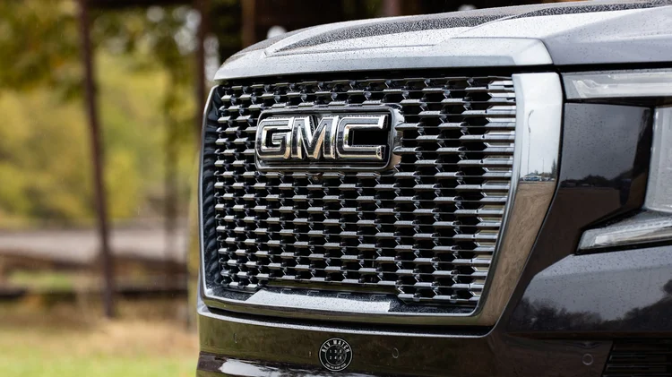 2023 GMC Yukon Denali Ultimate Review: Ultimate American Luxury — Rev ...