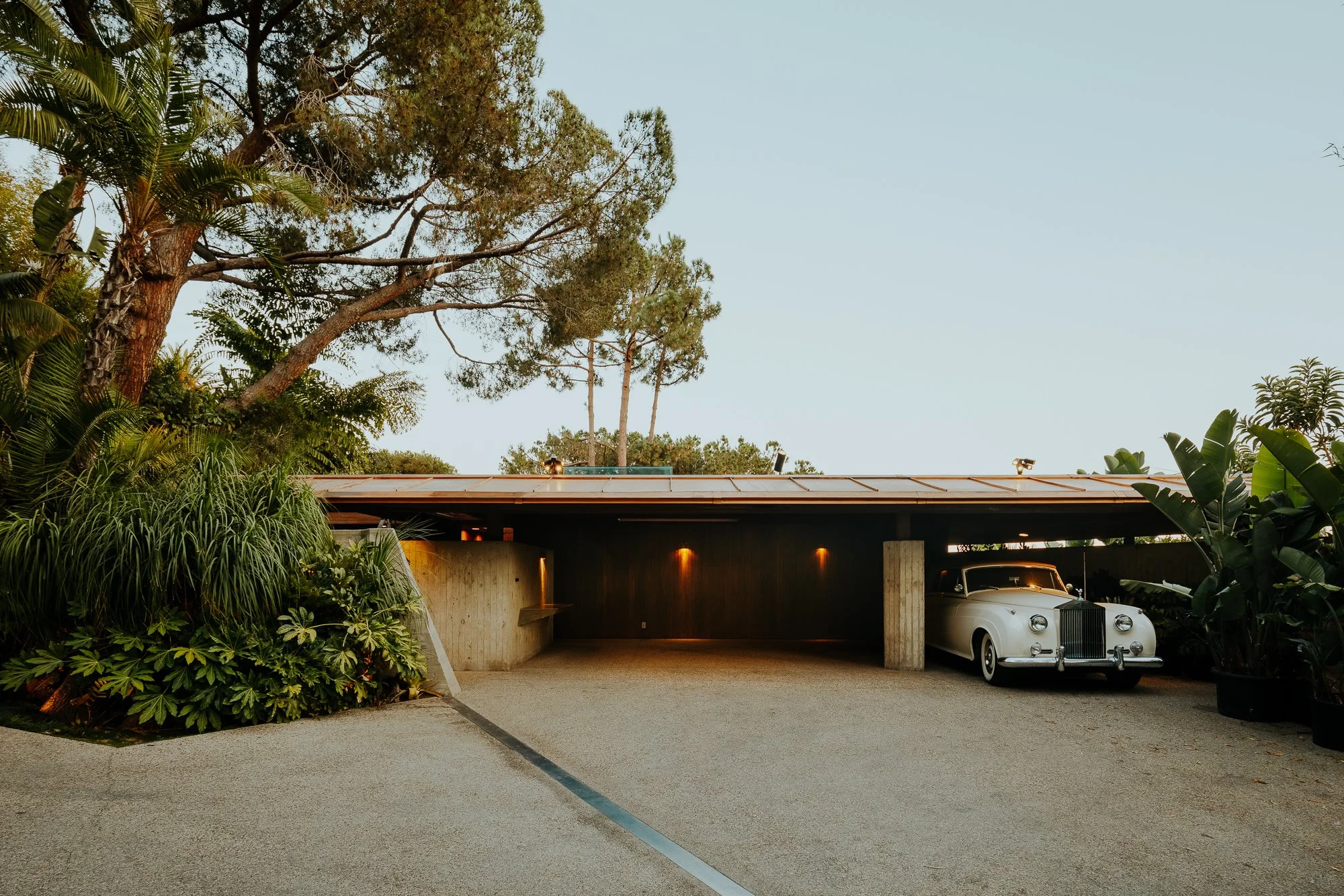 Open Space | The Sheats-Goldstein Residence and Club James, John ...