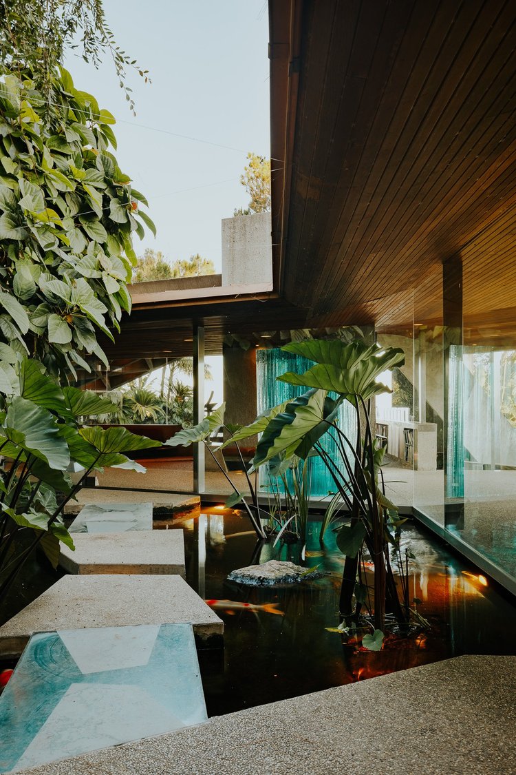 Open Space | The Sheats-Goldstein Residence and Club James, John ...