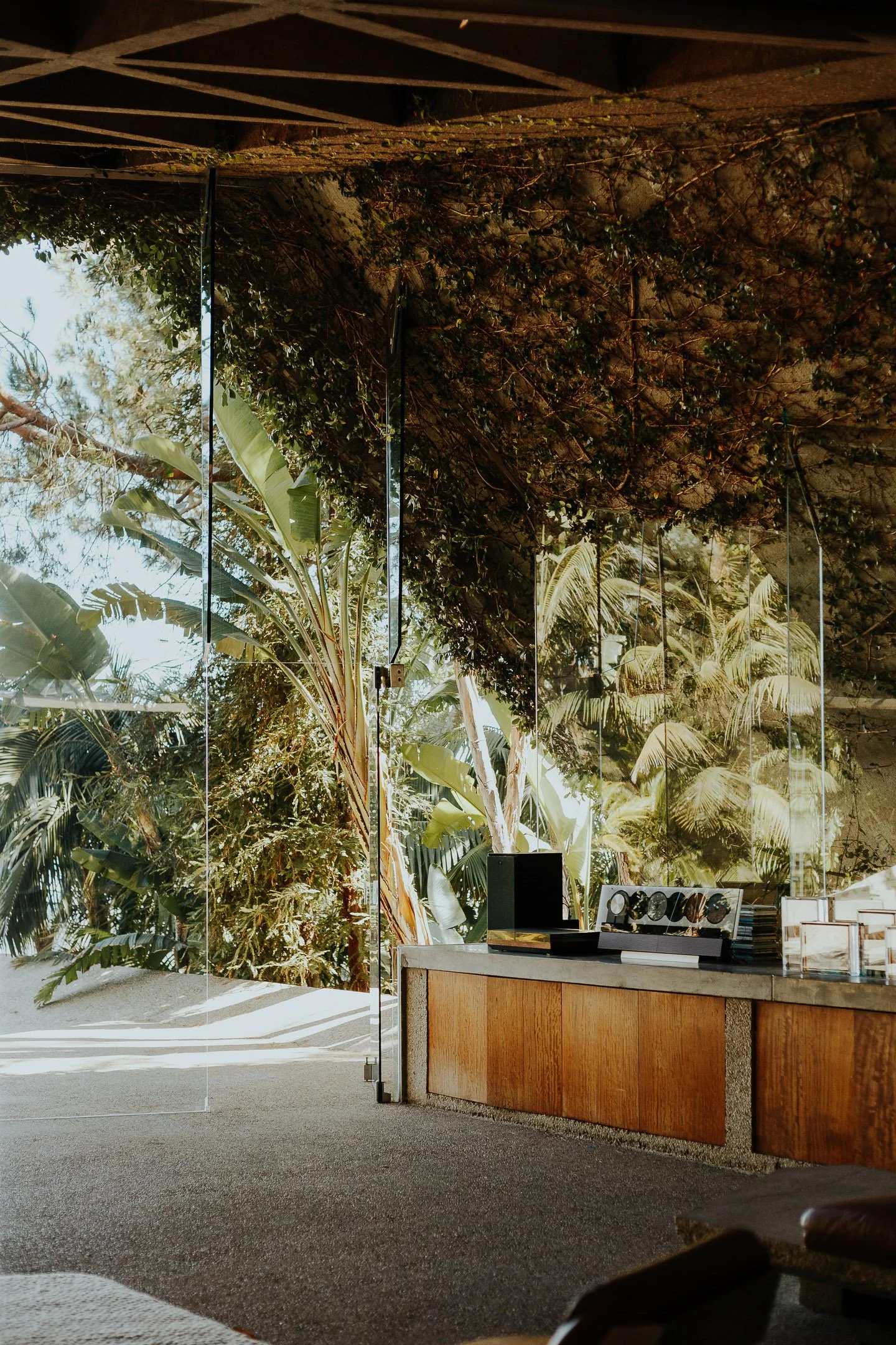 Open Space | The Sheats-Goldstein Residence and Club James, John ...