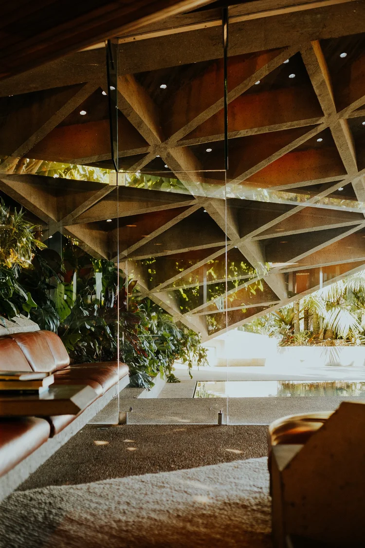 Open Space | The Sheats-Goldstein Residence and Club James, John ...