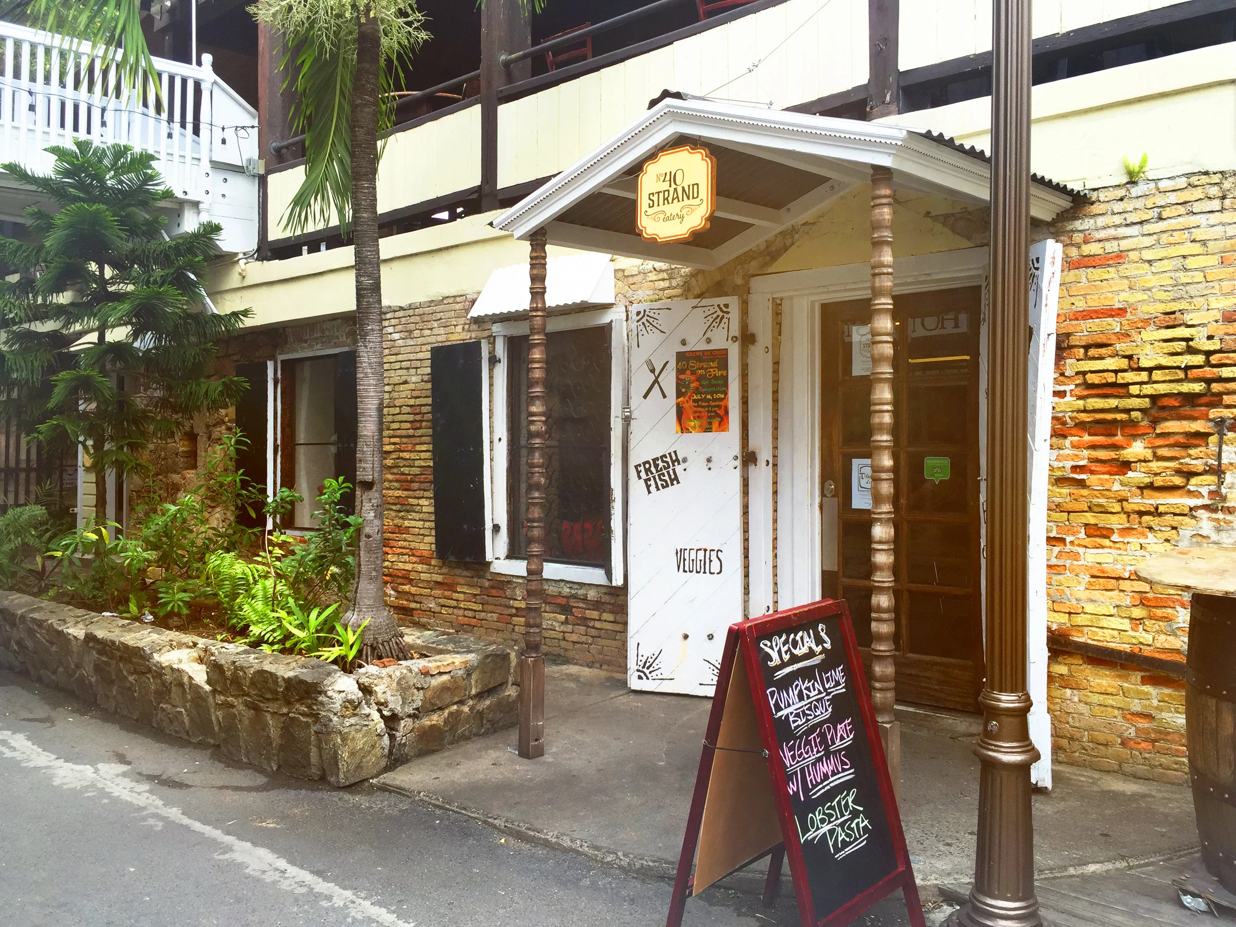 Food and Drink — Club Comanche Hotel St. Croix