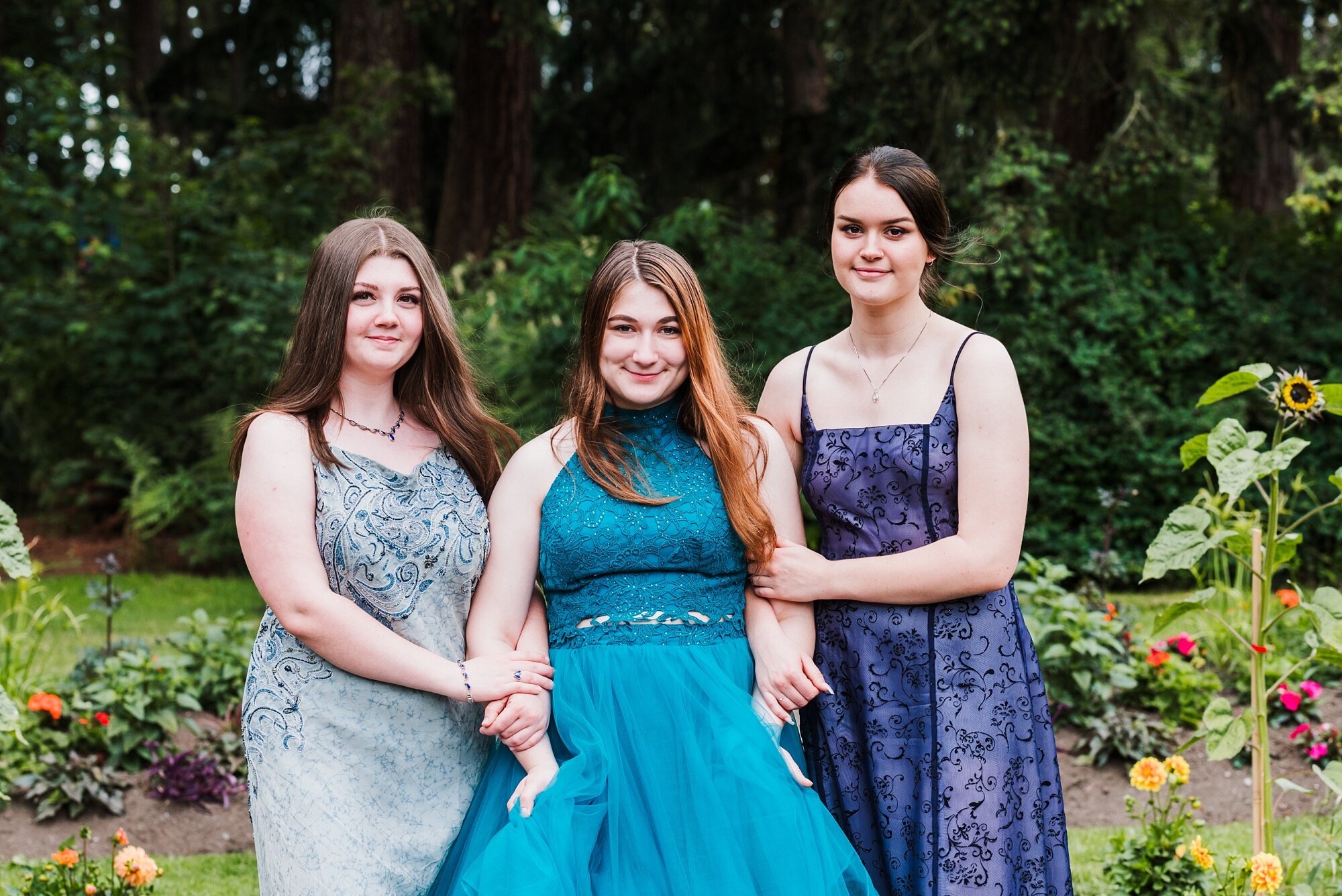 Grad Session Share: Highschool Graduate Friendship Session