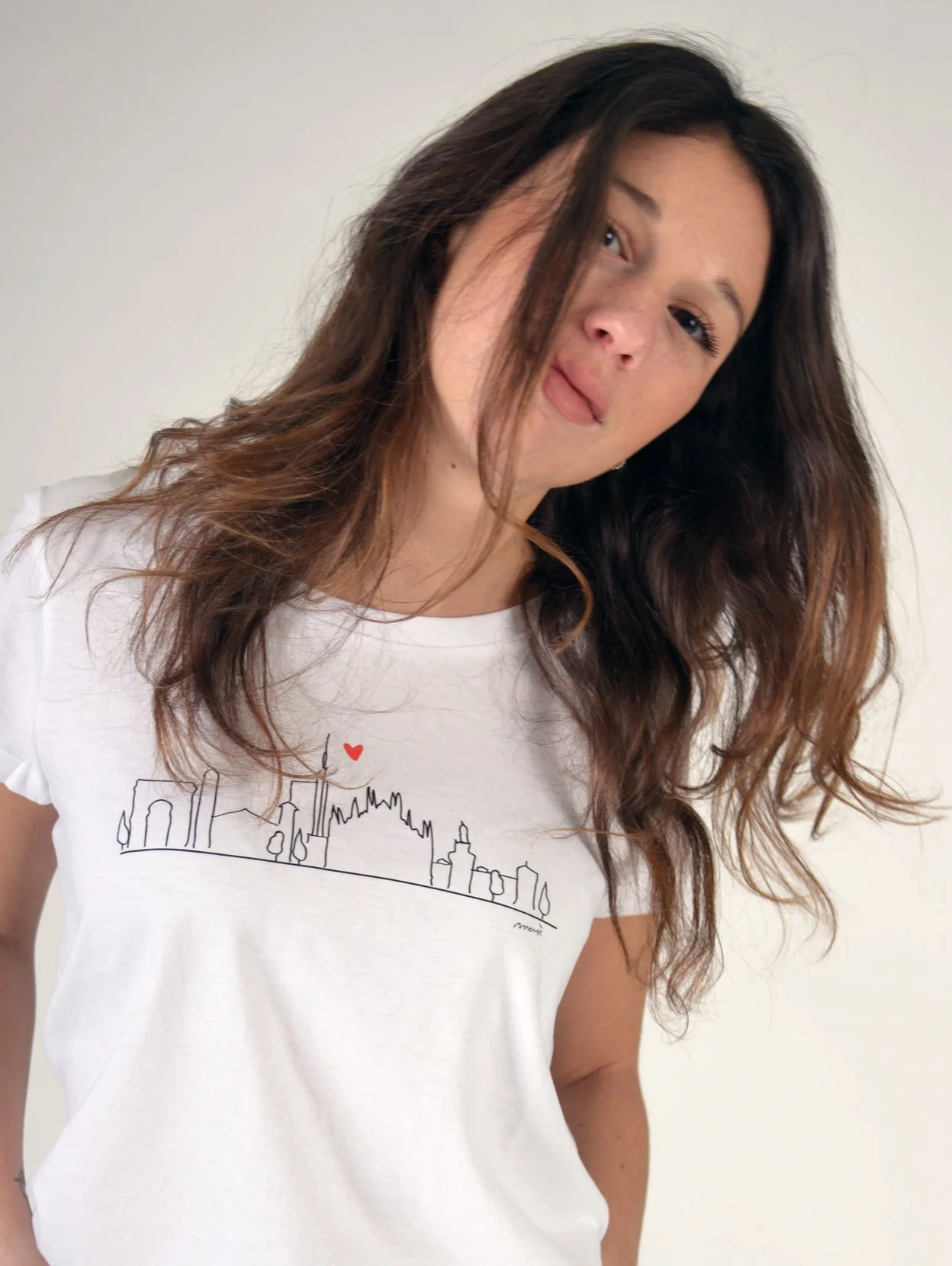 T-shirt for man “Milano loves design” — Milan Icons