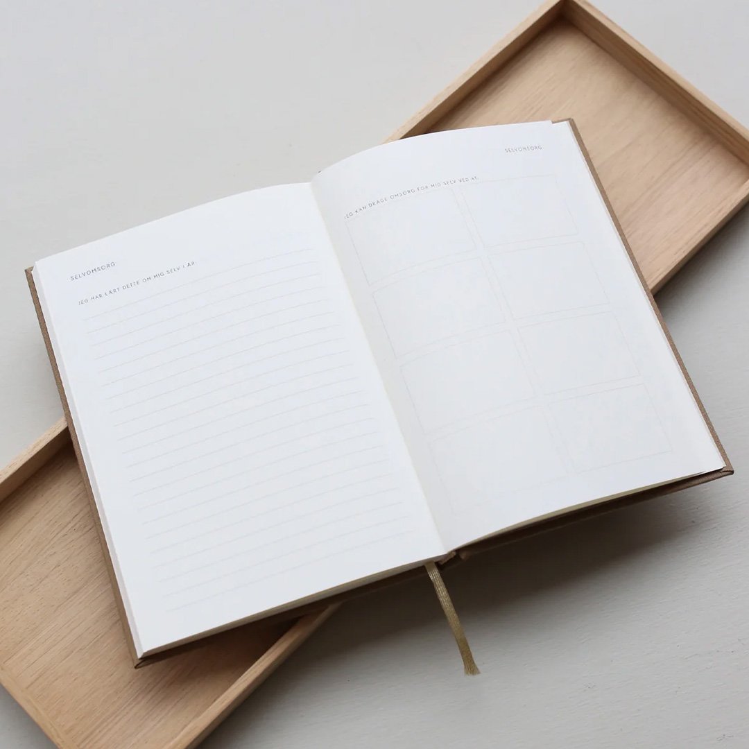 Agenda 2025 realizzata da Kartotek Copenhagen, in vendita da Milan ...