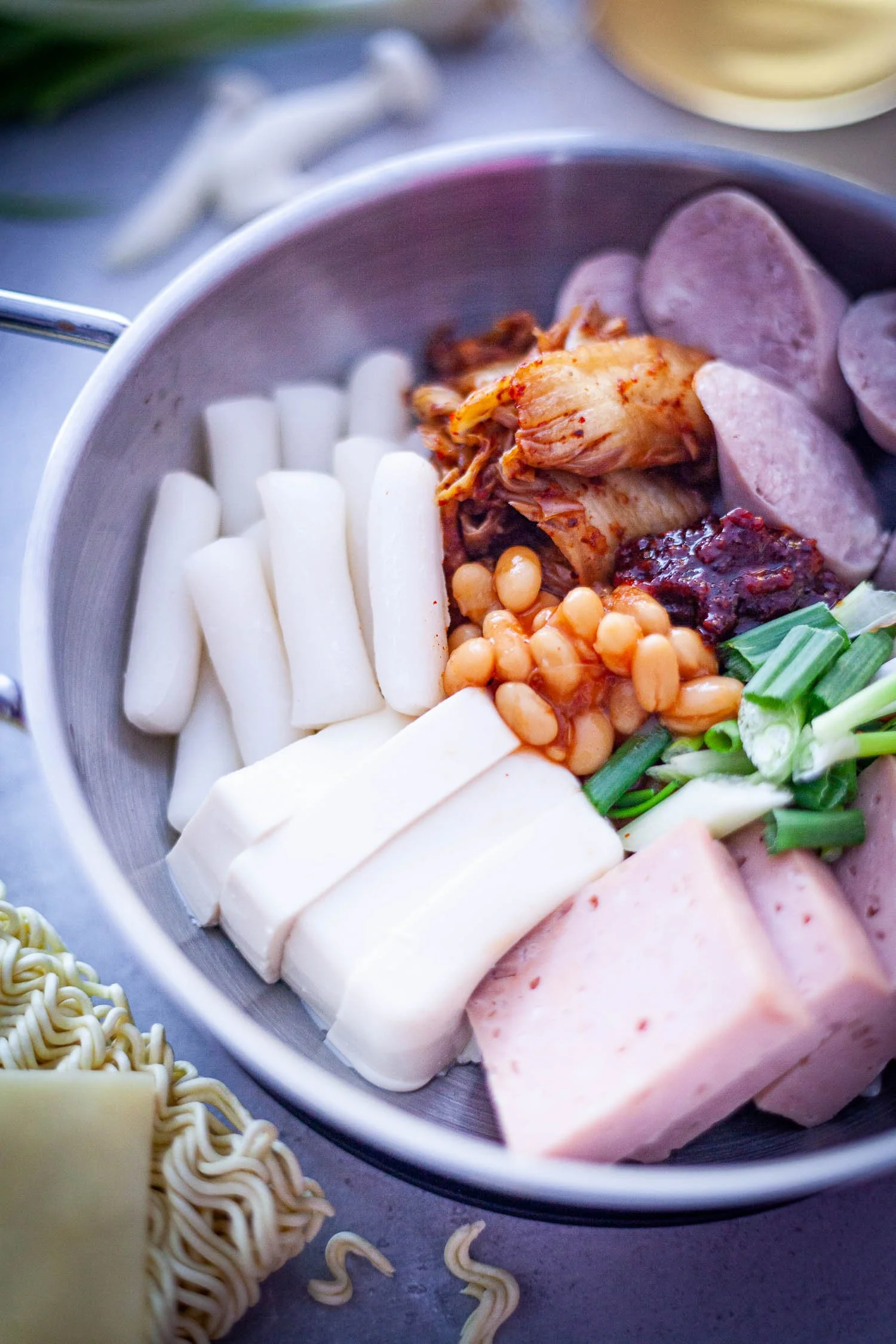 HOT POT BUDAE JJIGAE | Korean Food & One Pot Meals | Korean Hot Pot ...