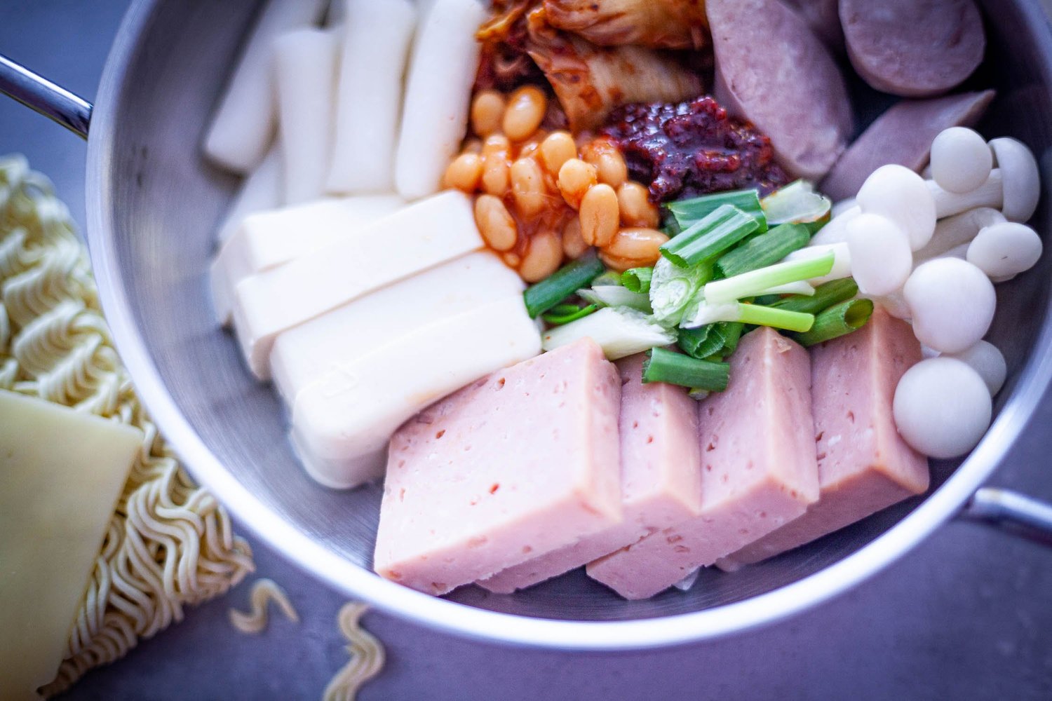 HOT POT BUDAE JJIGAE | Korean Food & One Pot Meals | Korean Hot Pot ...