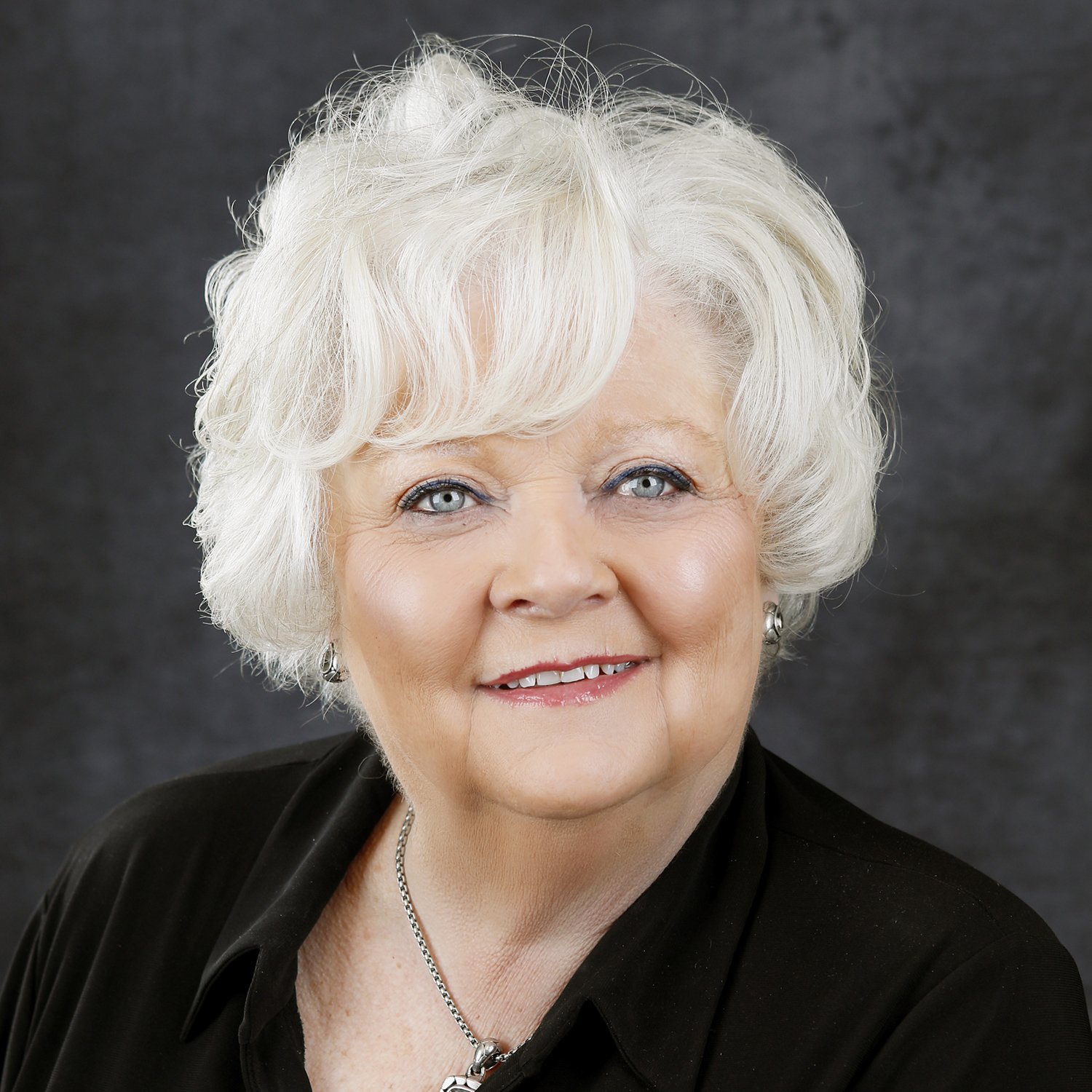 Susan Buzzard's Instagram, Twitter & Facebook on IDCrawl