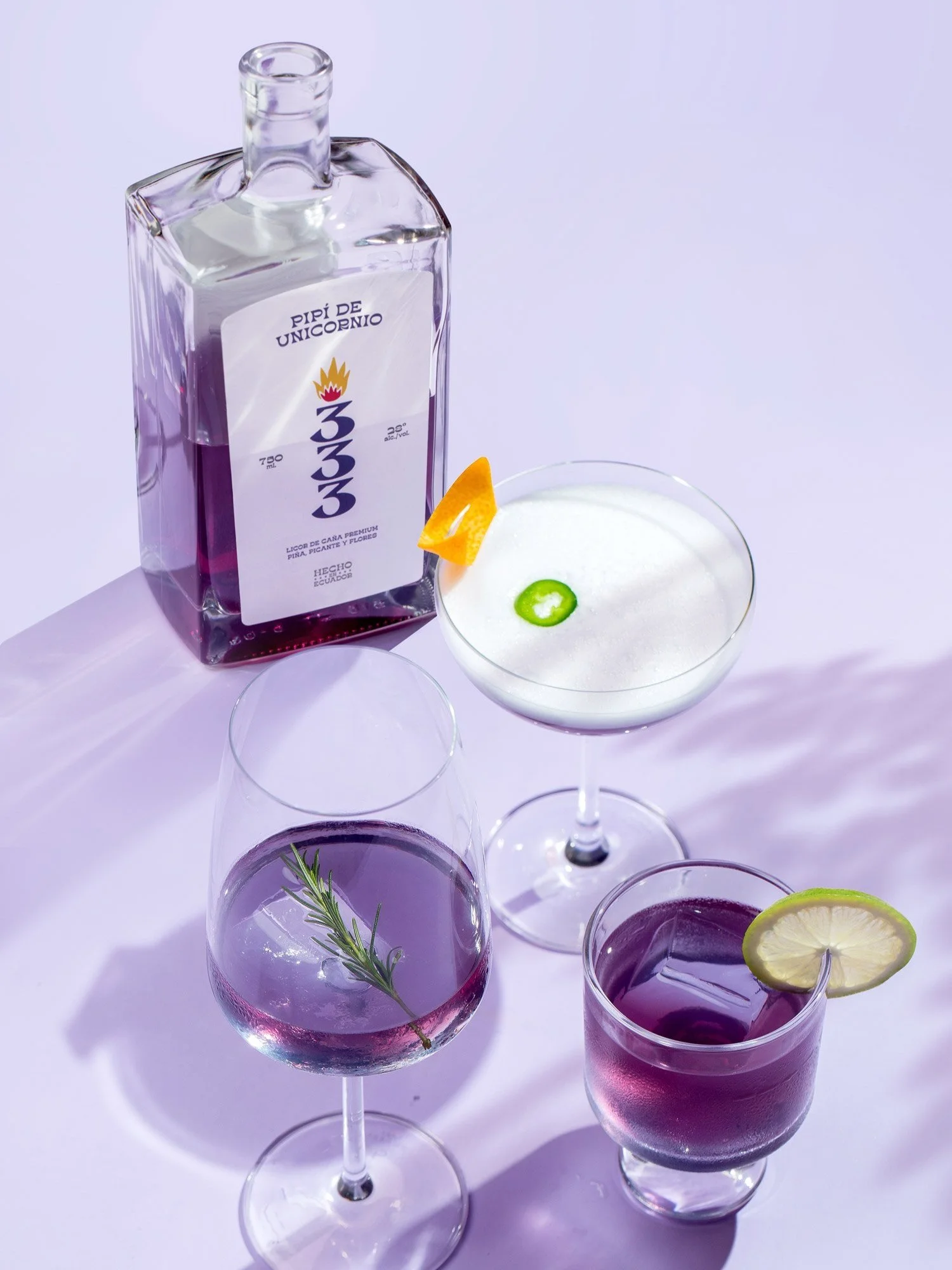 C H I Ú - 333, el mejor aguardiente de caña
