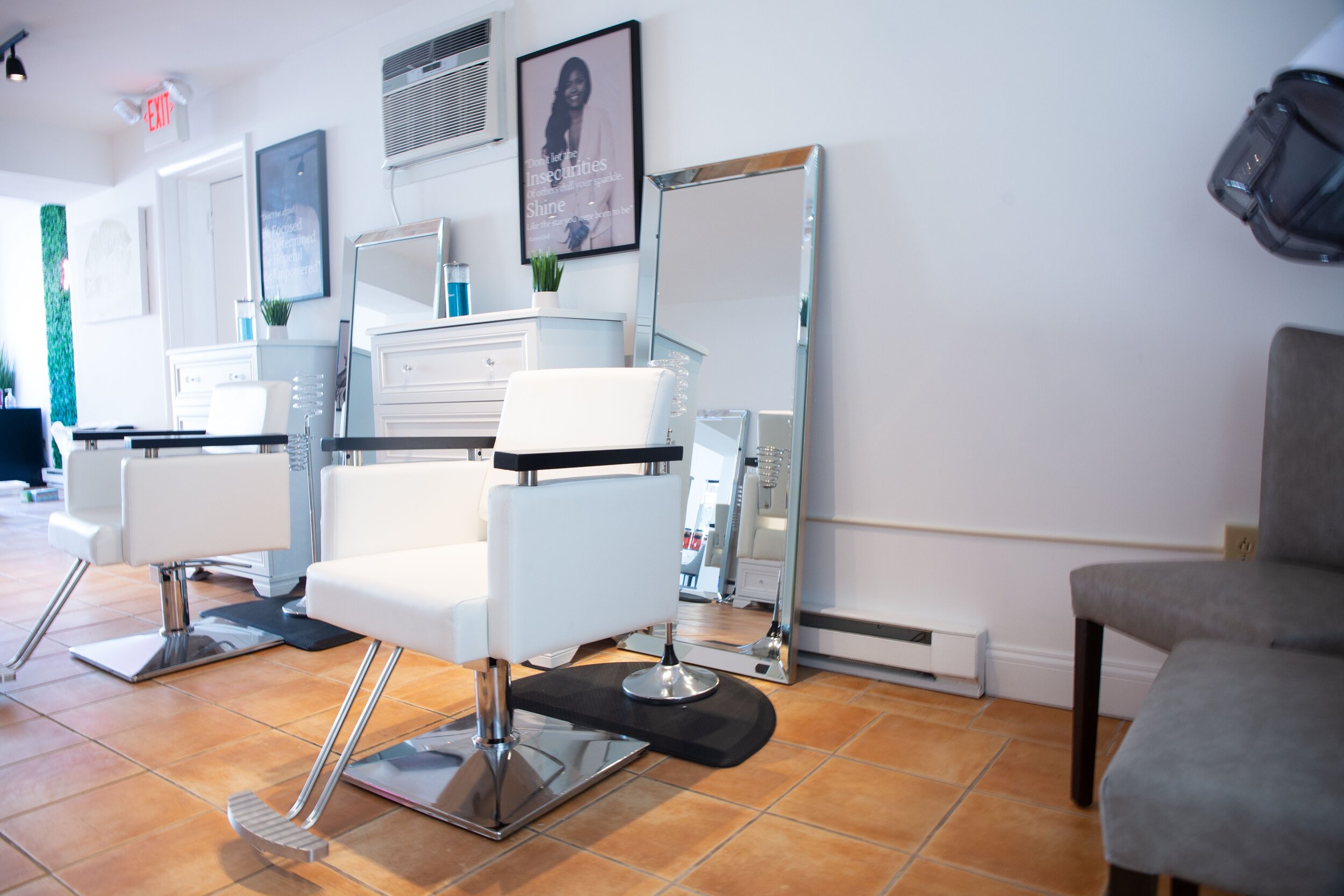 BOOK YOUR EXPERIENCE — Beautique Room By Lisa