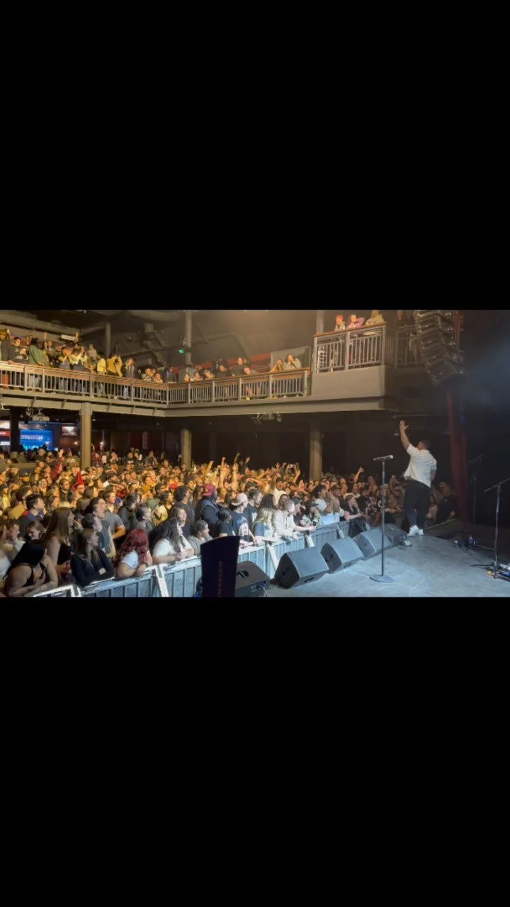 OFFICIAL WEBSITE - JOHNNY SUITE