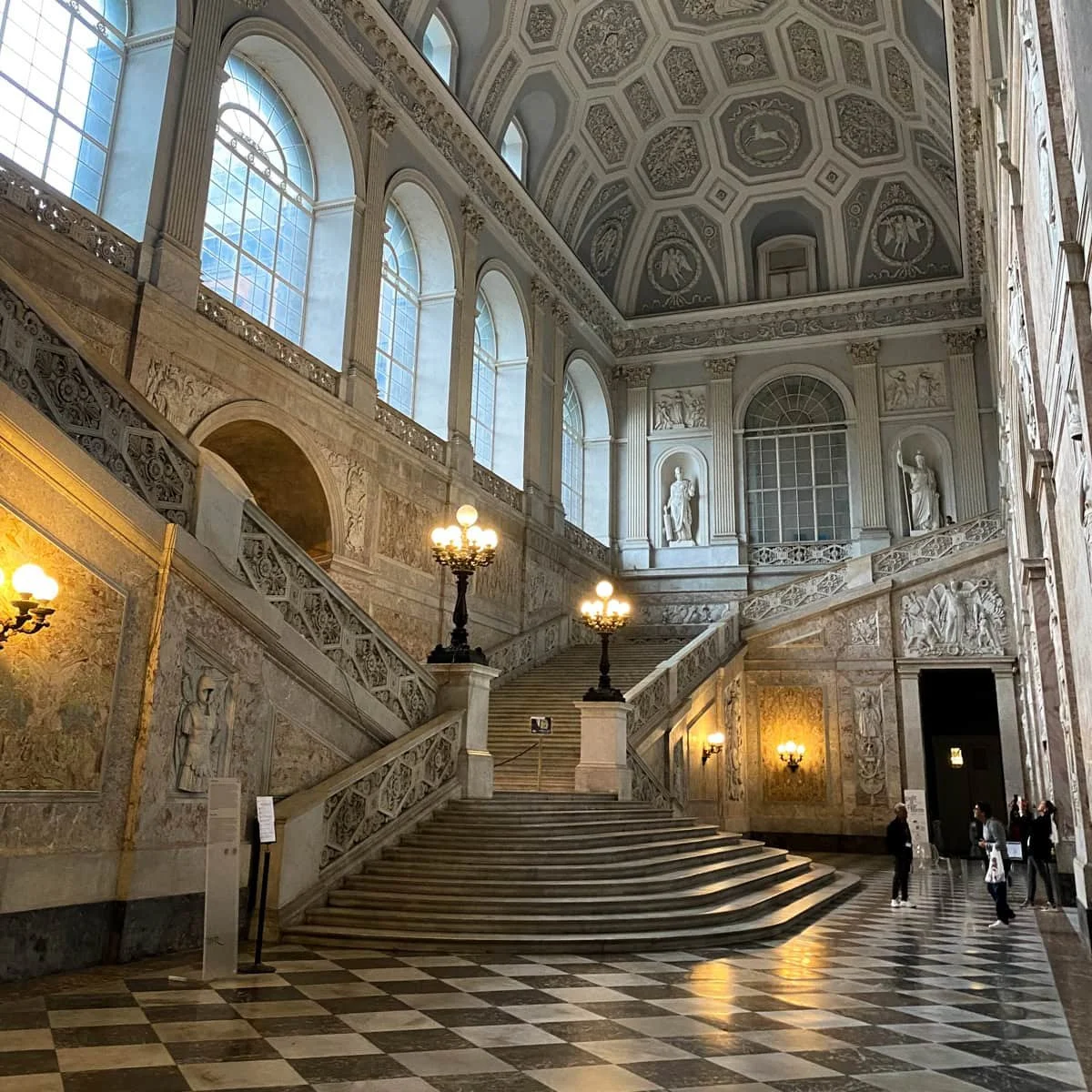 Is Naples Worth Visiting? (10 Pros & 3 Cons To Consider) — The Sensible Fay