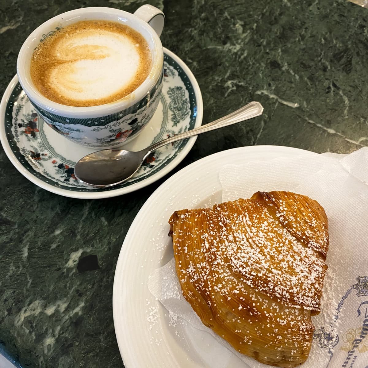Is Naples Worth Visiting? (10 Pros & 3 Cons To Consider) — The Sensible Fay