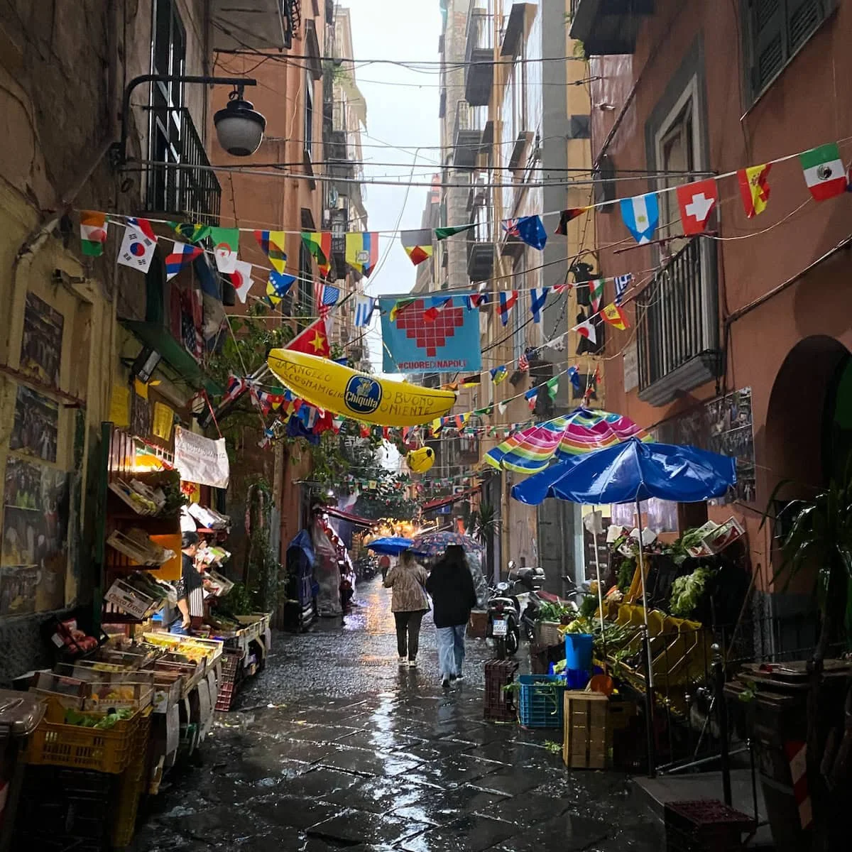 Is Naples Worth Visiting? (10 Pros & 3 Cons To Consider) — The Sensible Fay