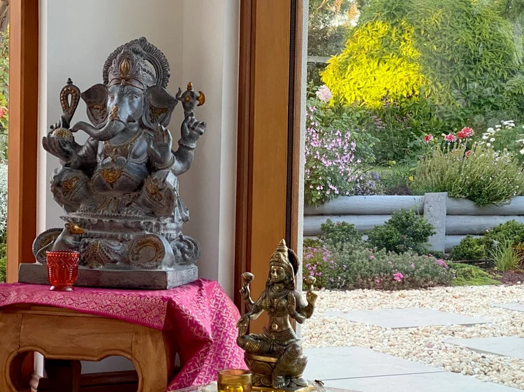 Shantarasa Yoga Darshana | Specialists in Yoga Education