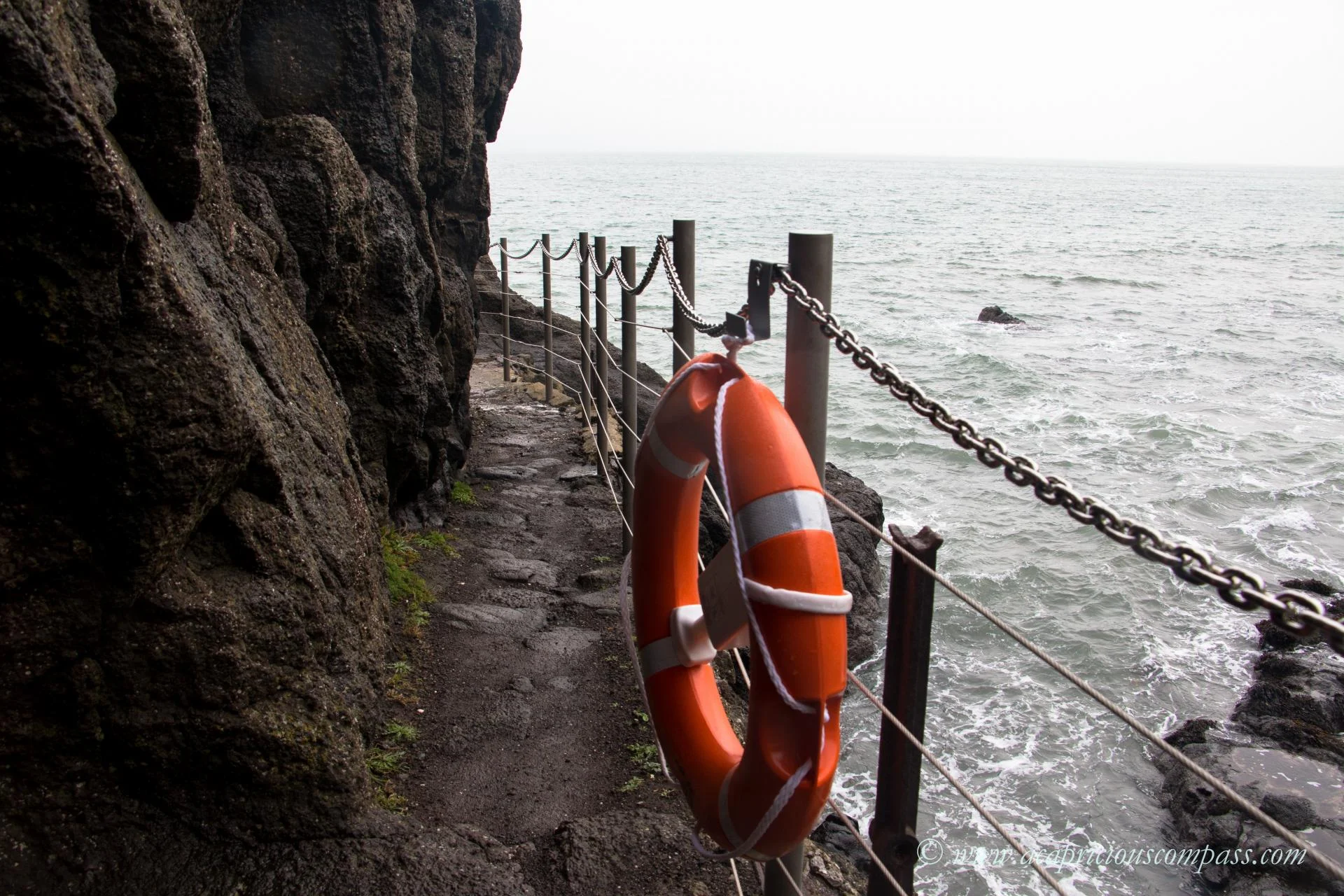Gobbins Cliff Walk | Cliffs, Seawaves & Gulls — Continent Hop