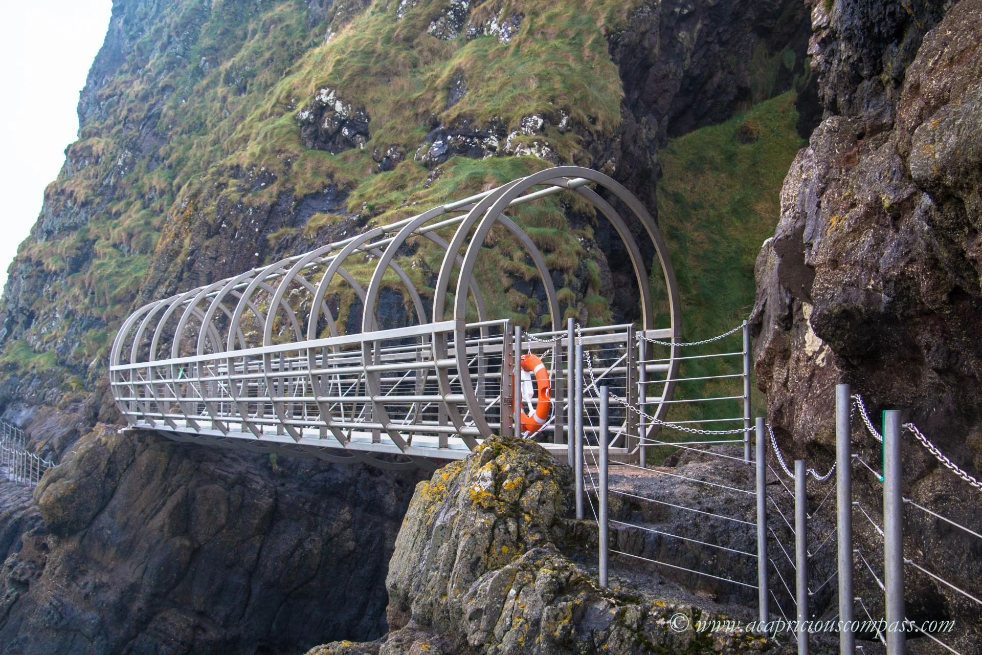 Gobbins Cliff Walk | Cliffs, Seawaves & Gulls — Continent Hop