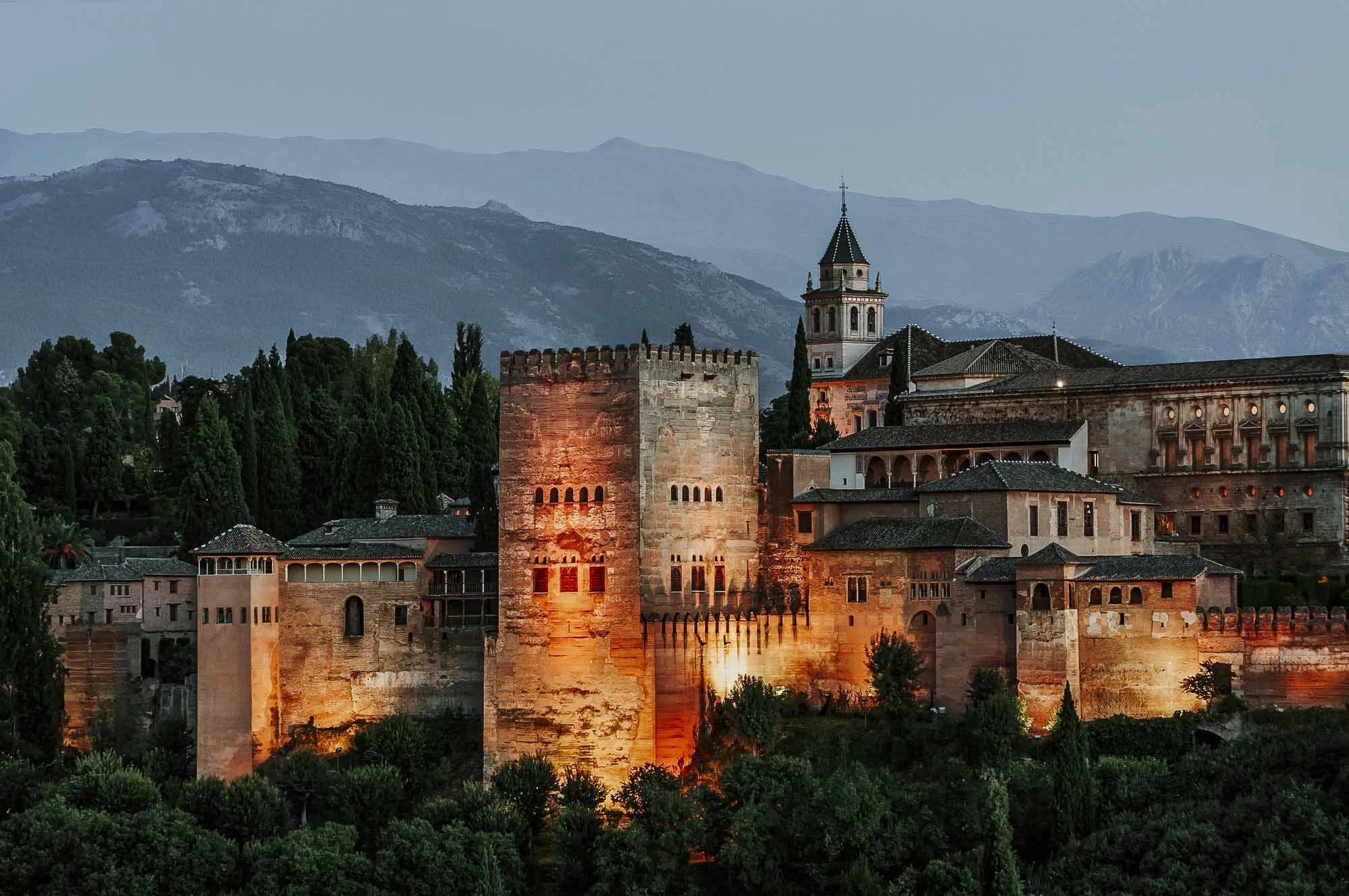 Alhambra by night | Is the Alhambra night visit worth it? — Continent Hop