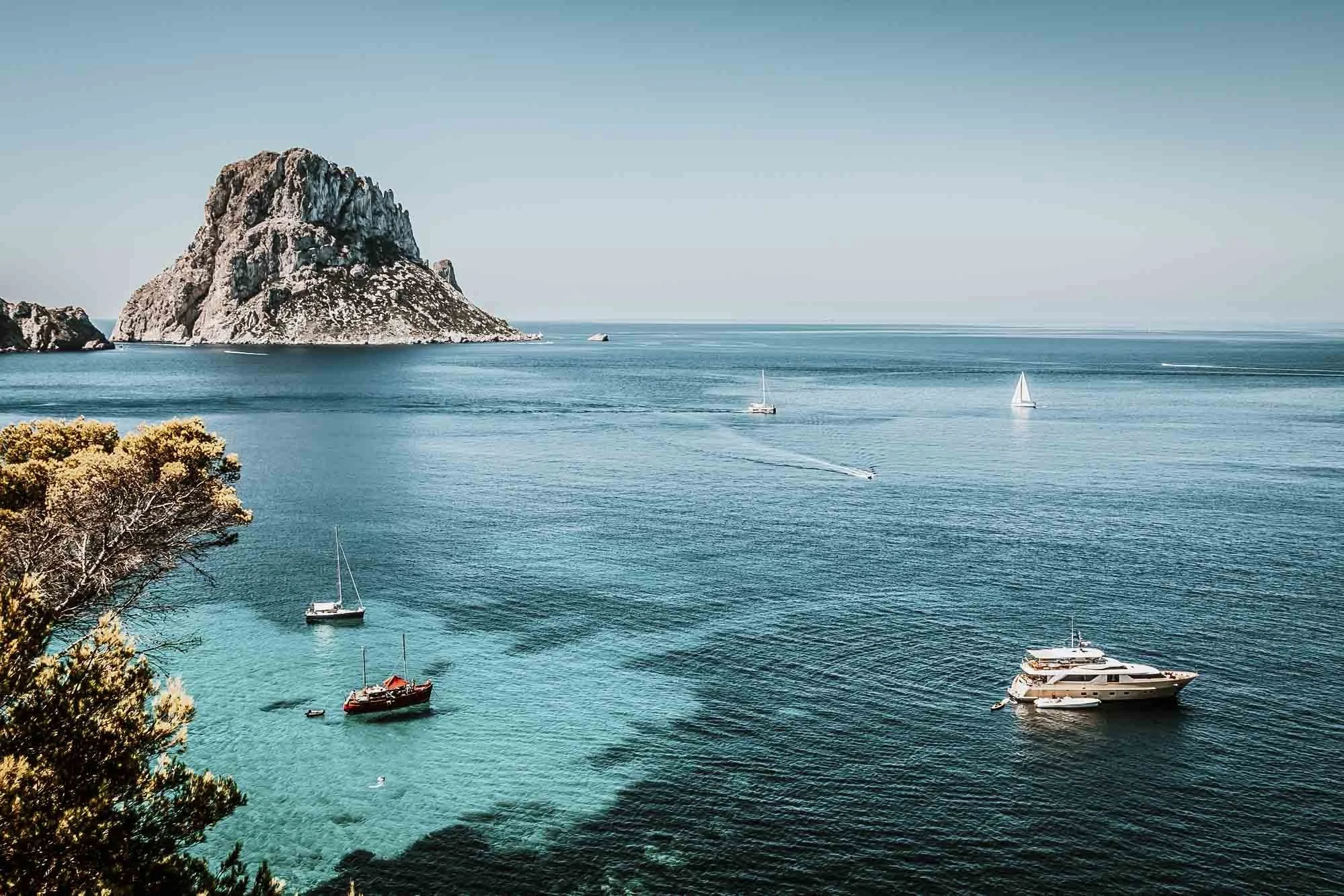 20 Warmest Places in Europe in April (2023) : The Best Hottest Places ...